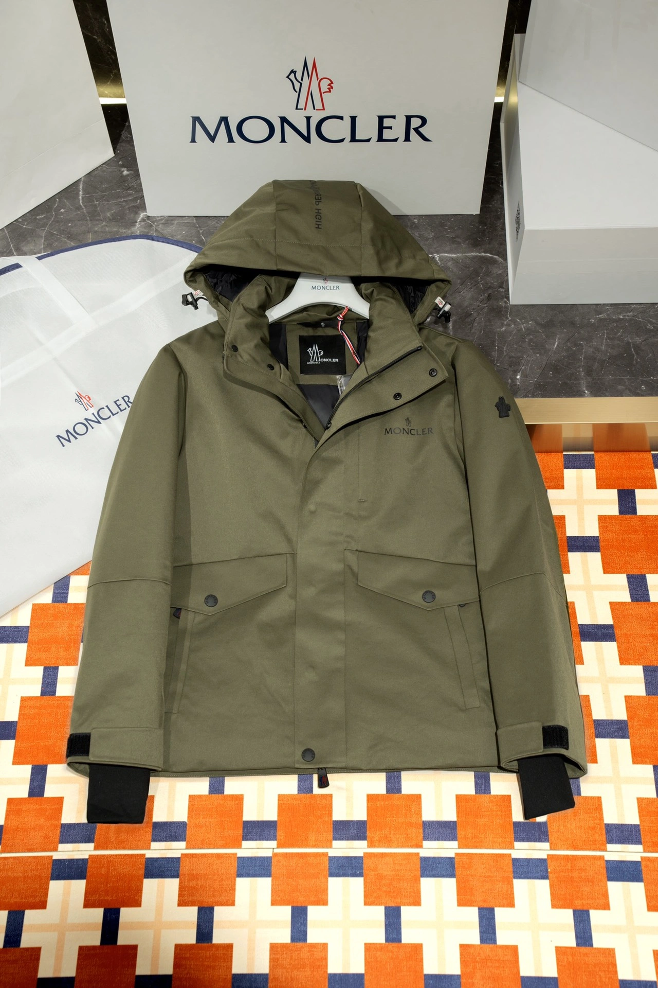 High fidelity Moncler Down Jackets