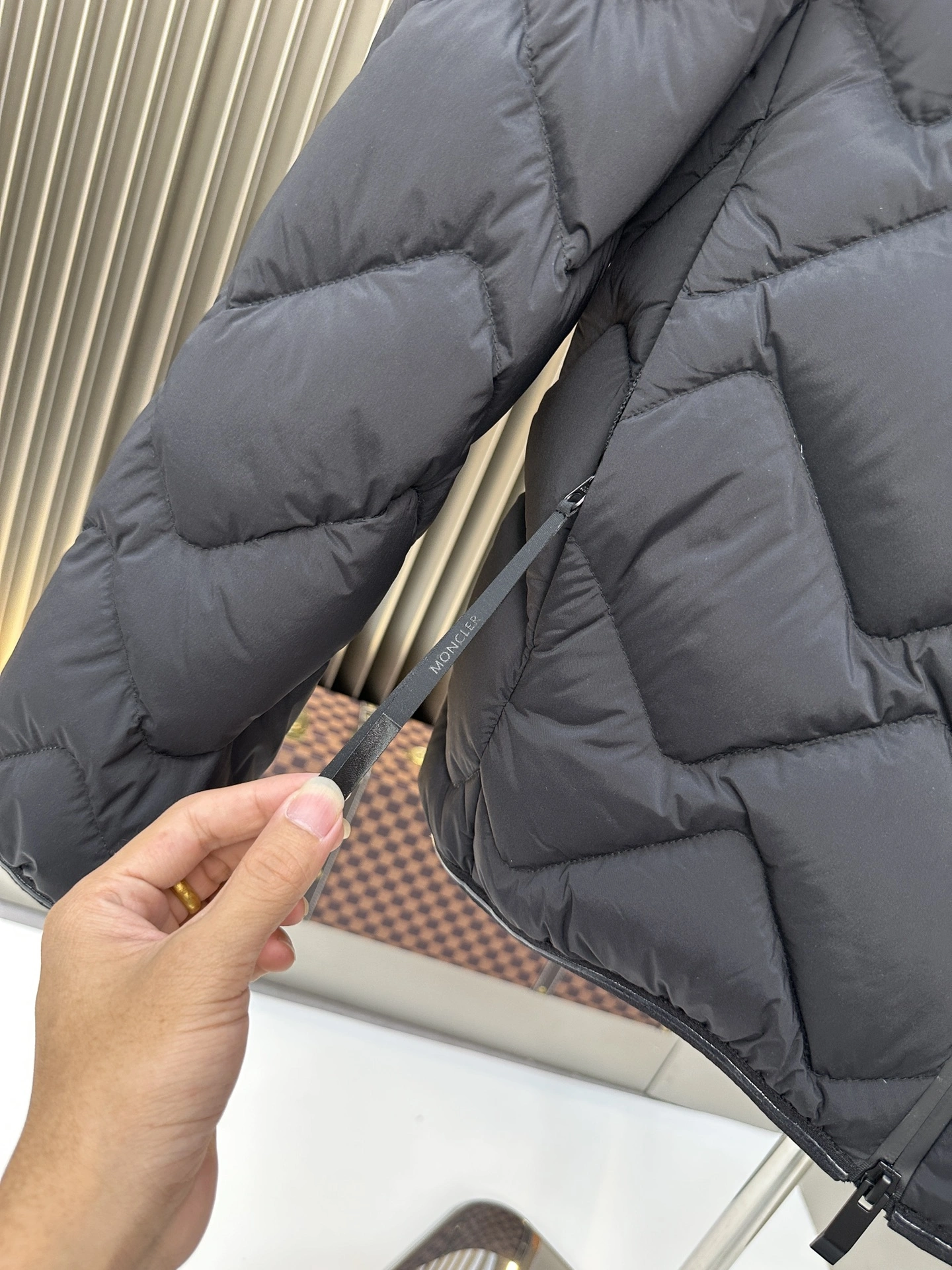 1:1 copy Moncler Down Jackets
