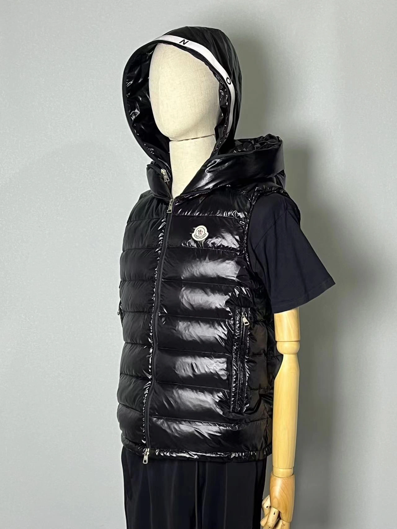 Low-cost Moncler Down Jackets