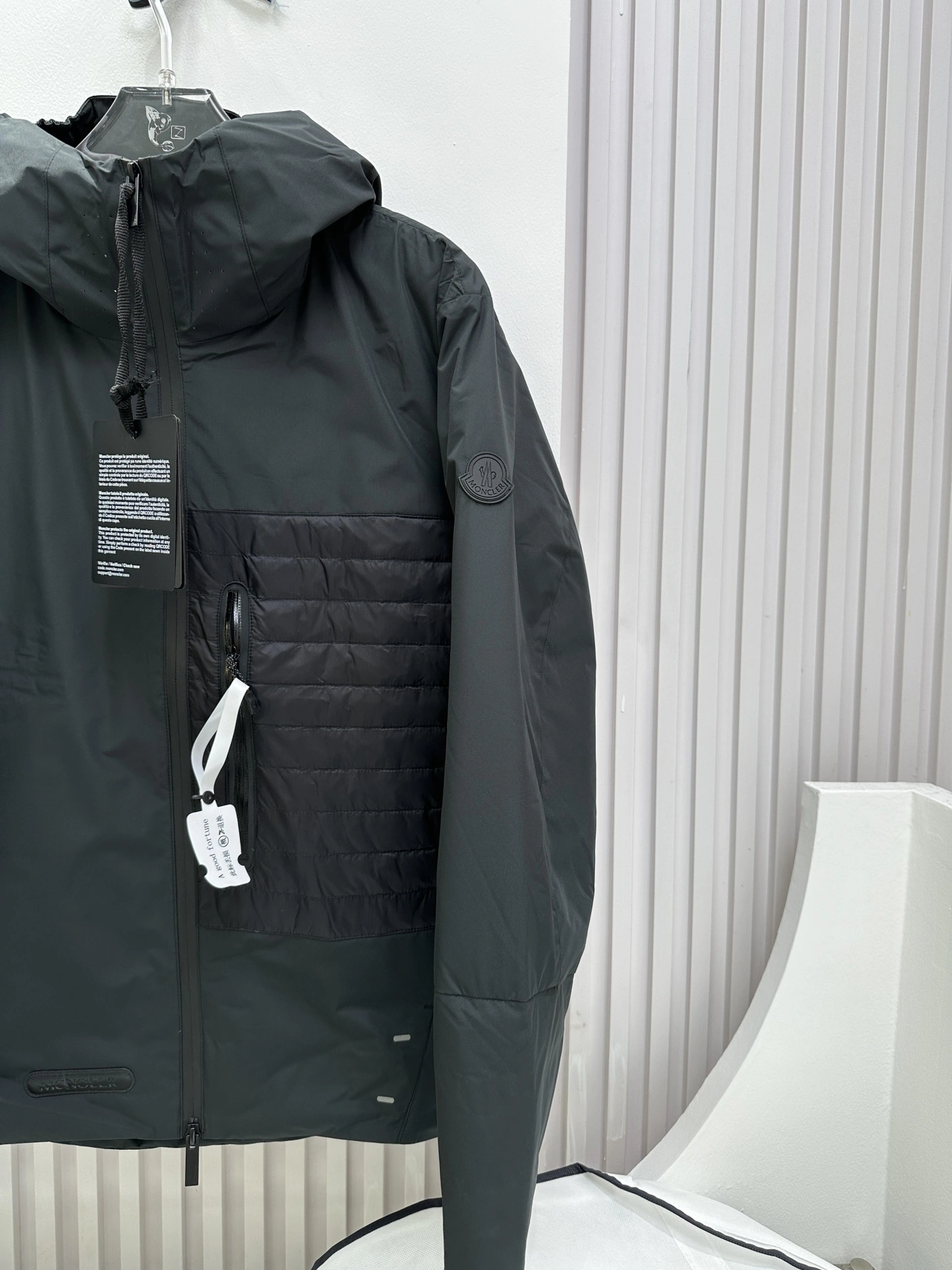 Inexpensive Moncler Down Jackets