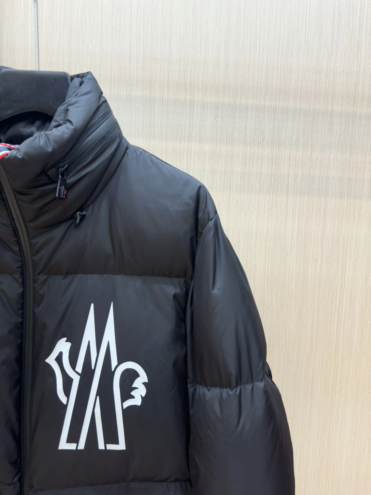 Inexpensive Moncler Down Jackets
