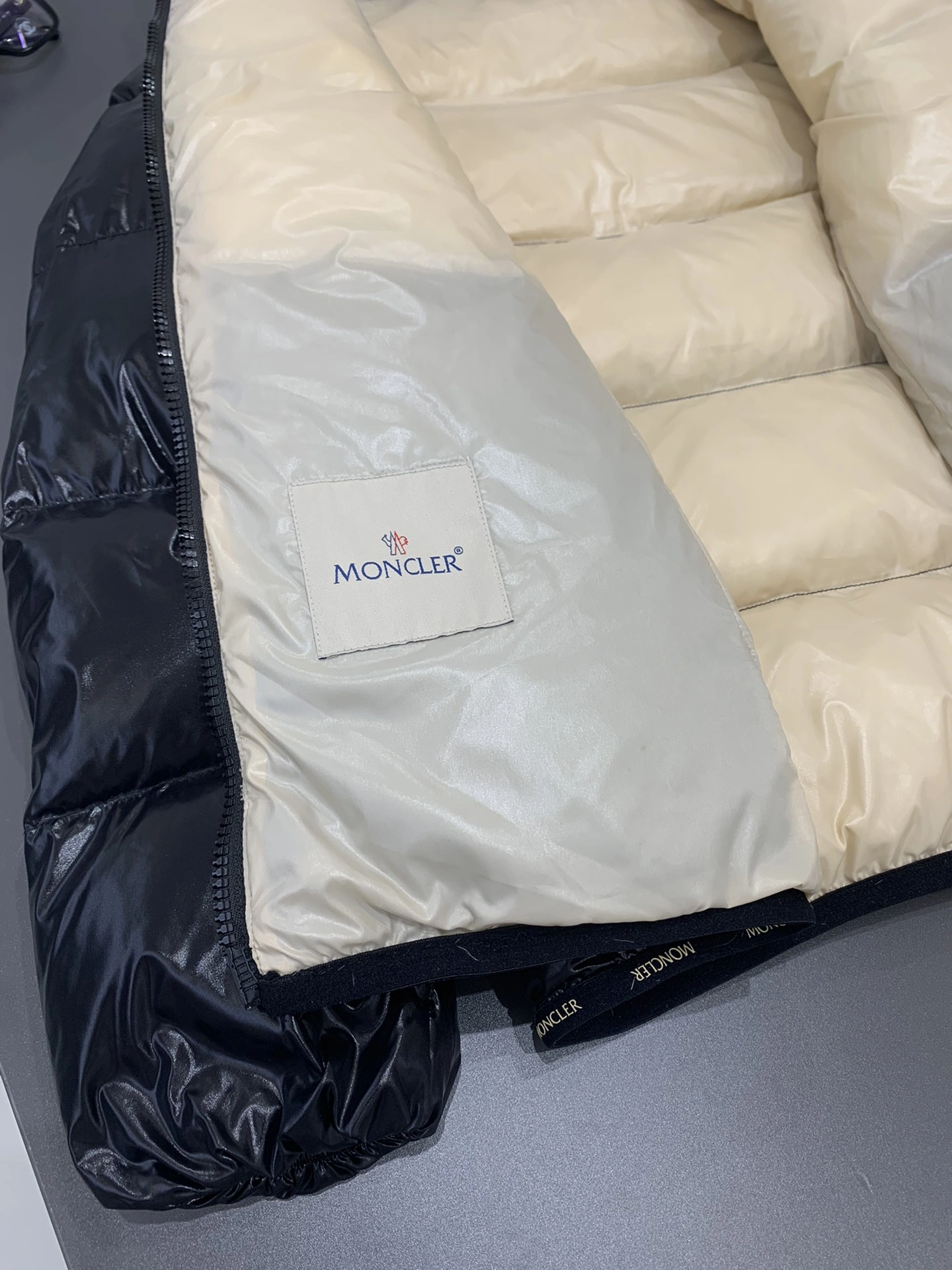 Exact replica Moncler Down Jackets