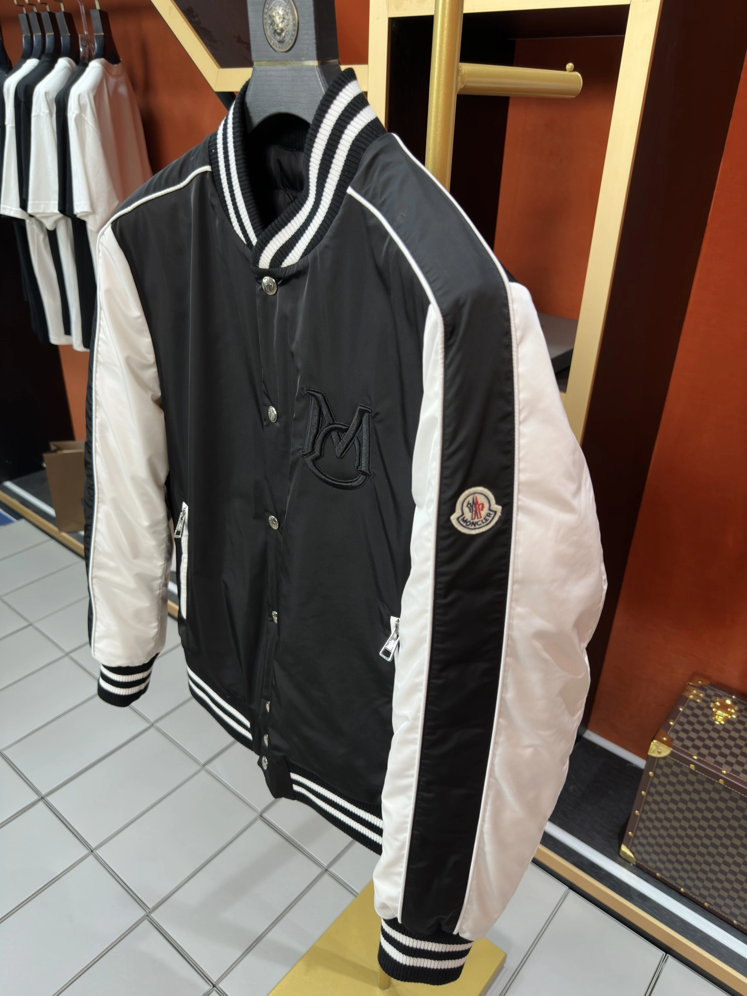 Inexpensive Moncler Down Jackets