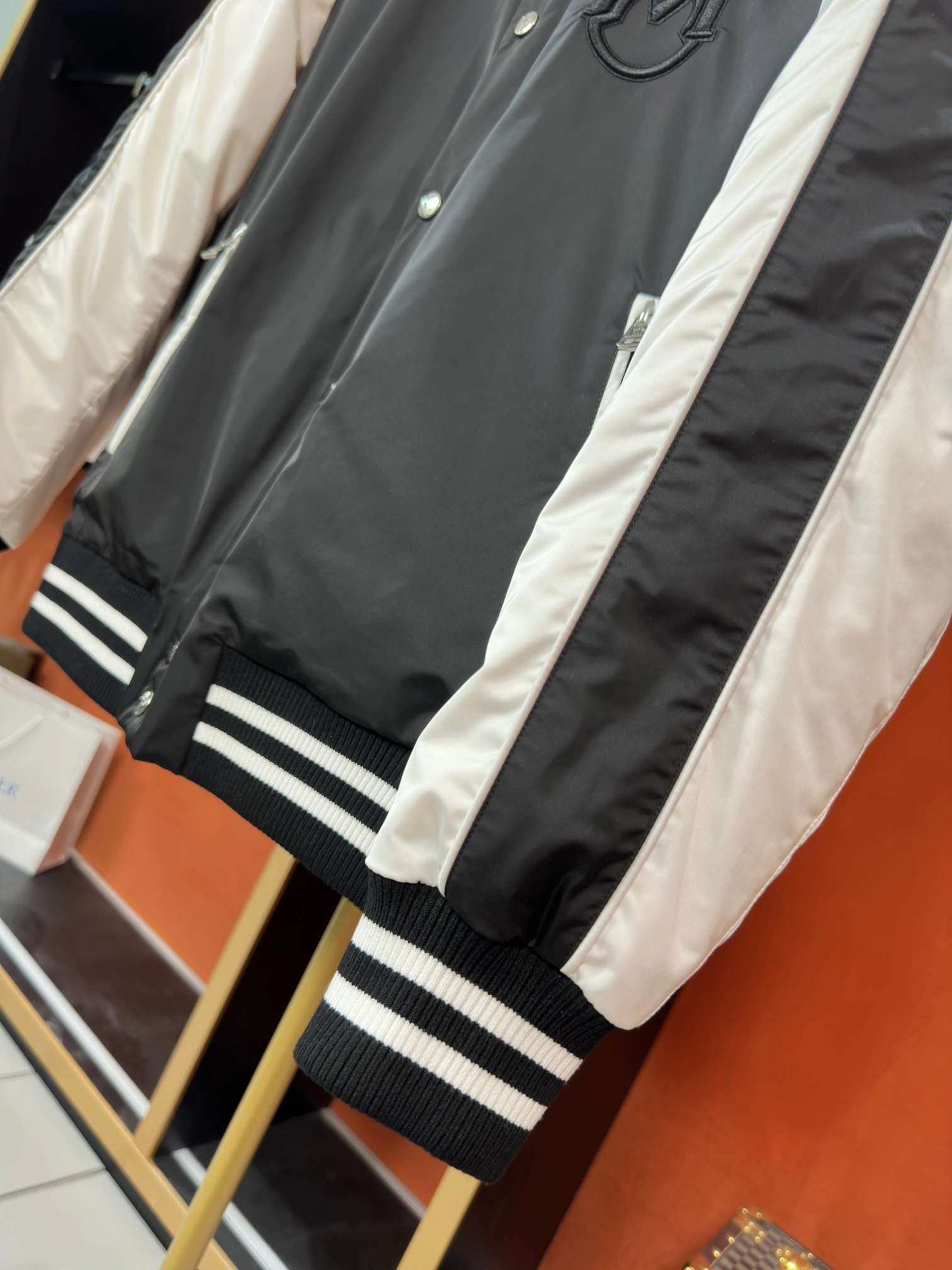 Inexpensive Moncler Down Jackets
