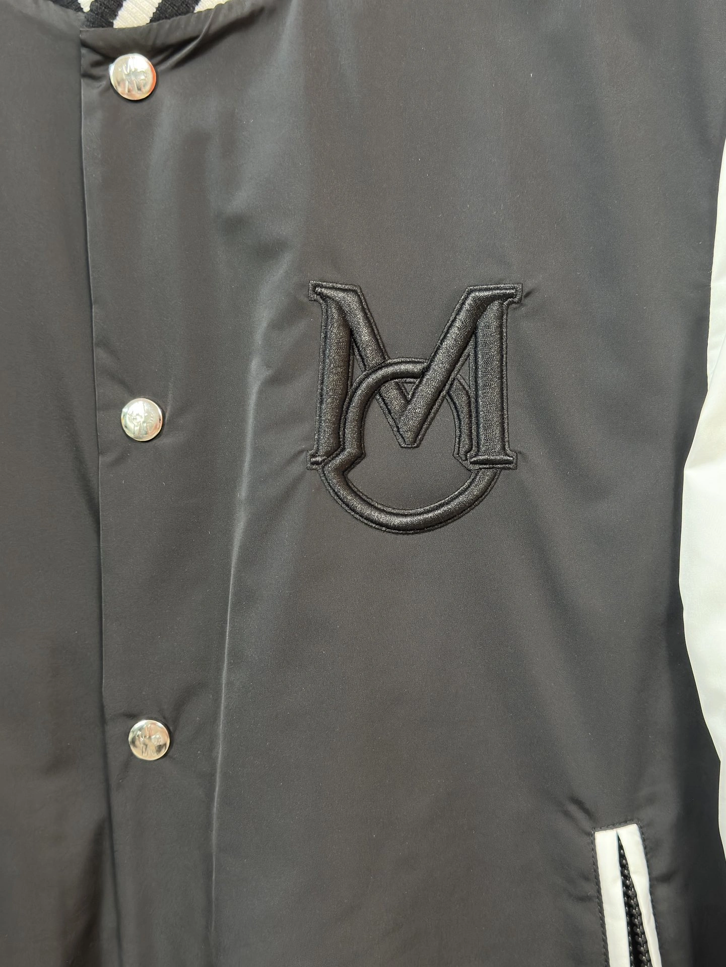 Inexpensive Moncler Down Jackets