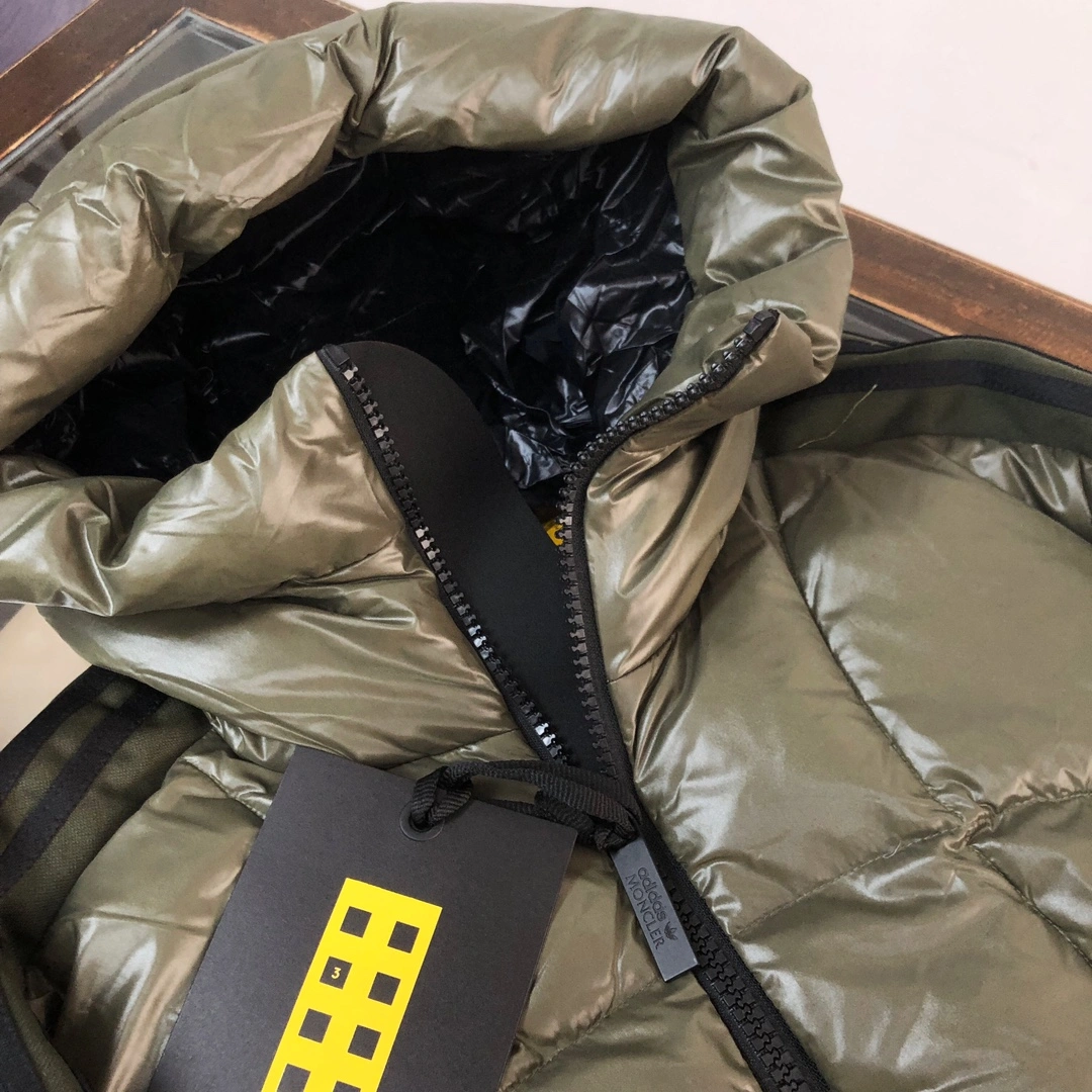 Accurate model Moncler Down Jackets