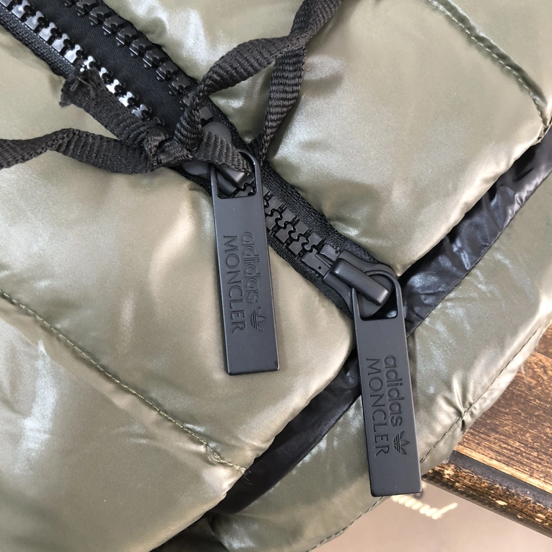Accurate model Moncler Down Jackets