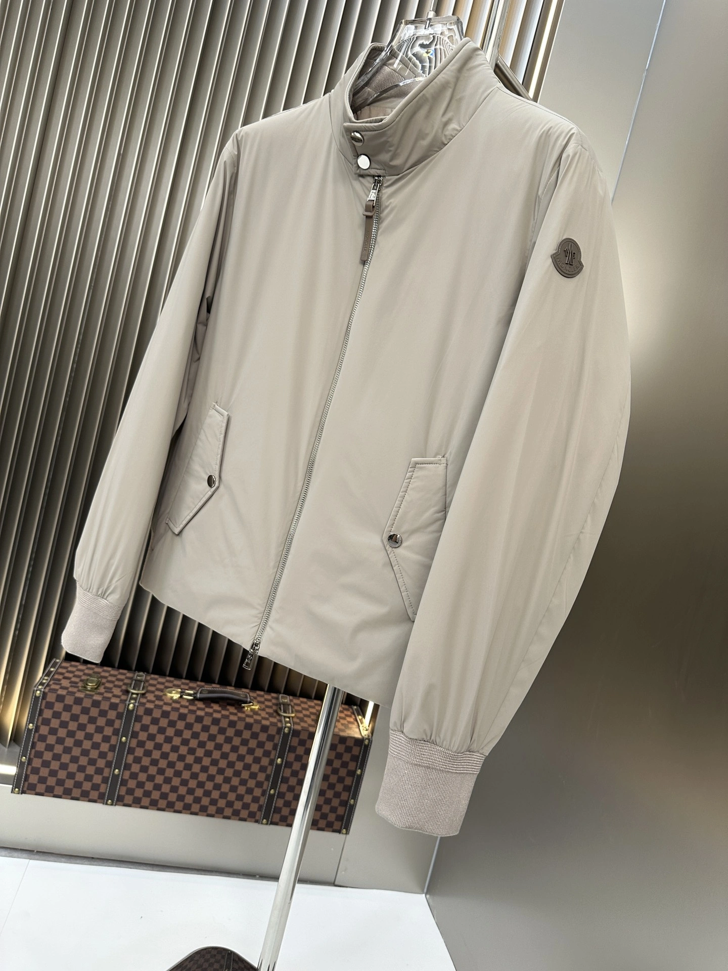 Low-cost Moncler Down Jackets