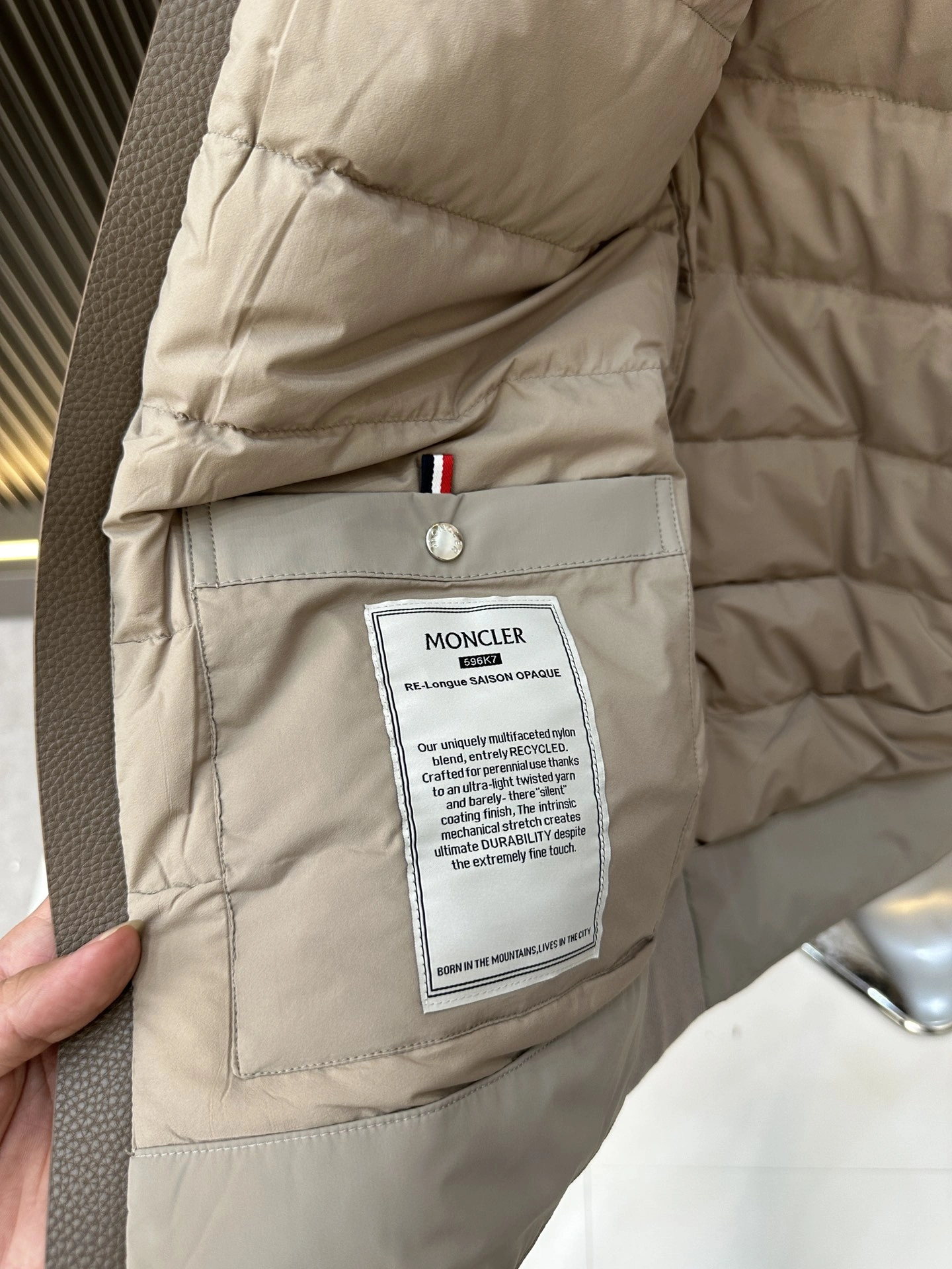 Low-cost Moncler Down Jackets