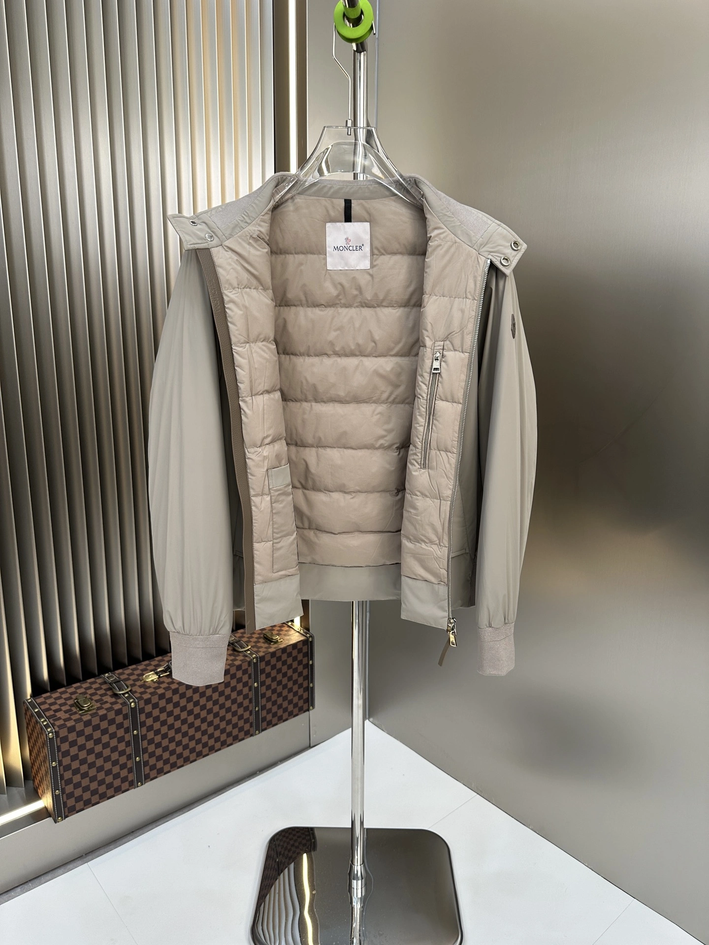 Low-cost Moncler Down Jackets