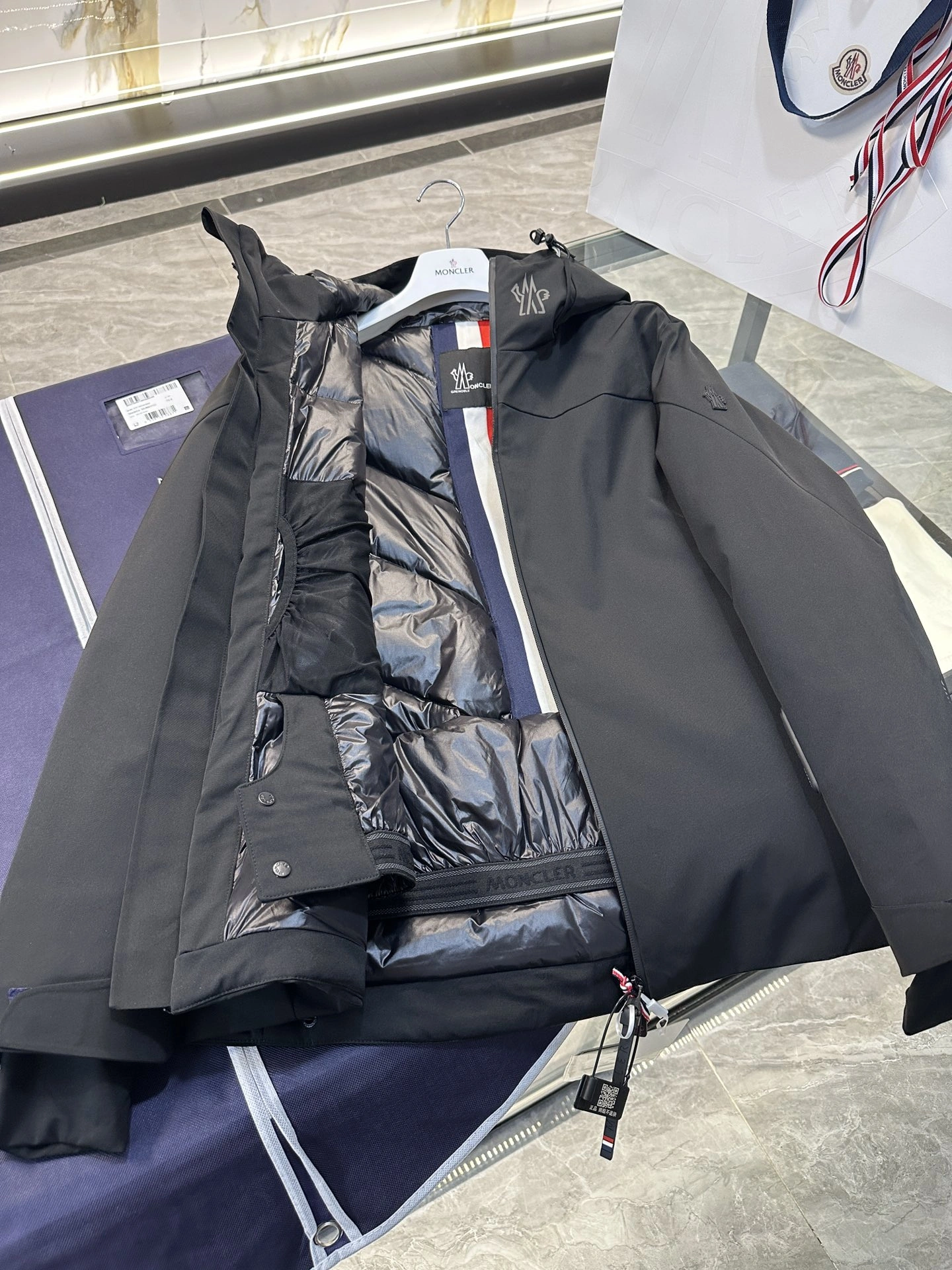 Accurate model Moncler Down Jackets