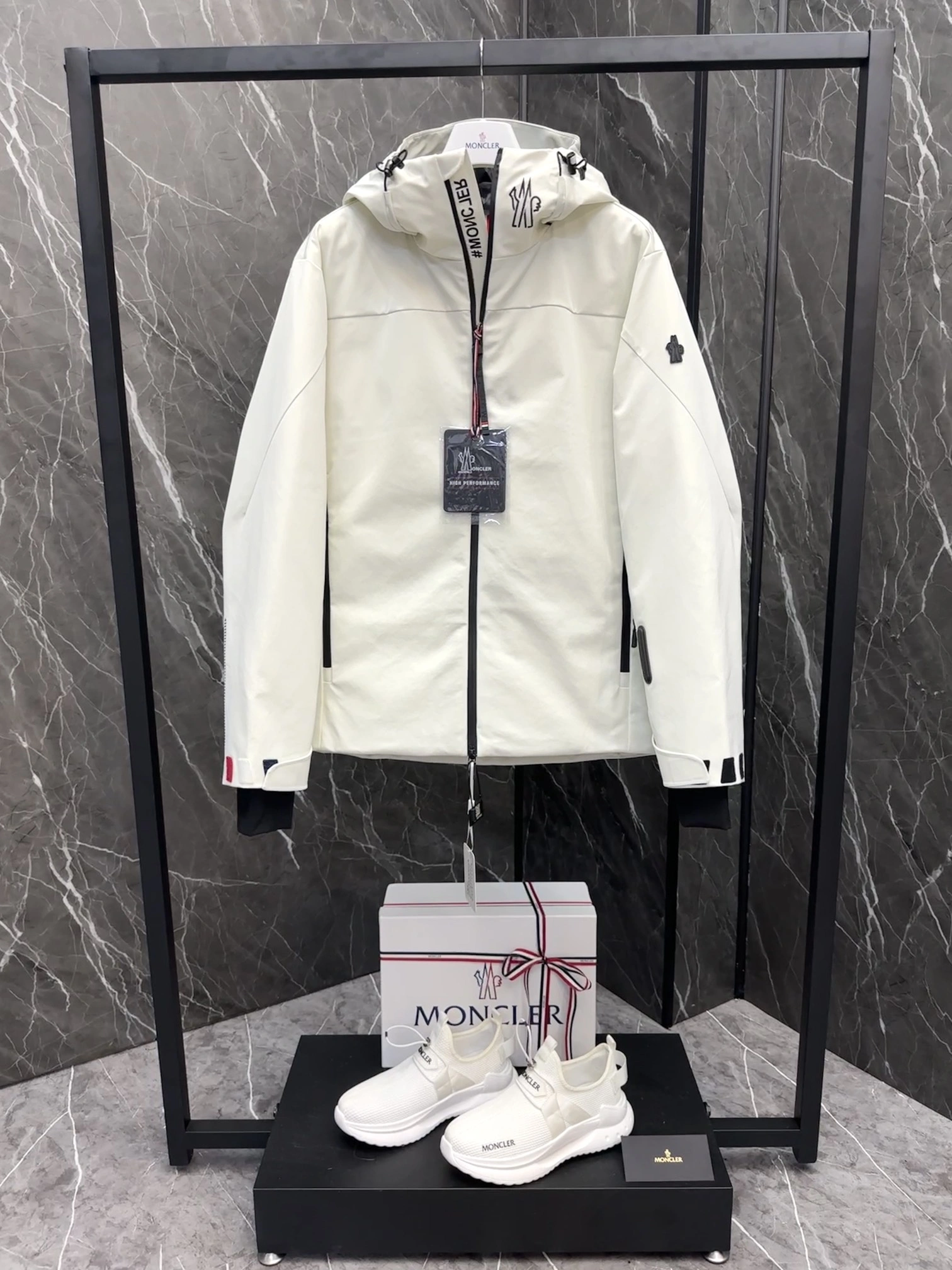 Accurate model Moncler Down Jackets