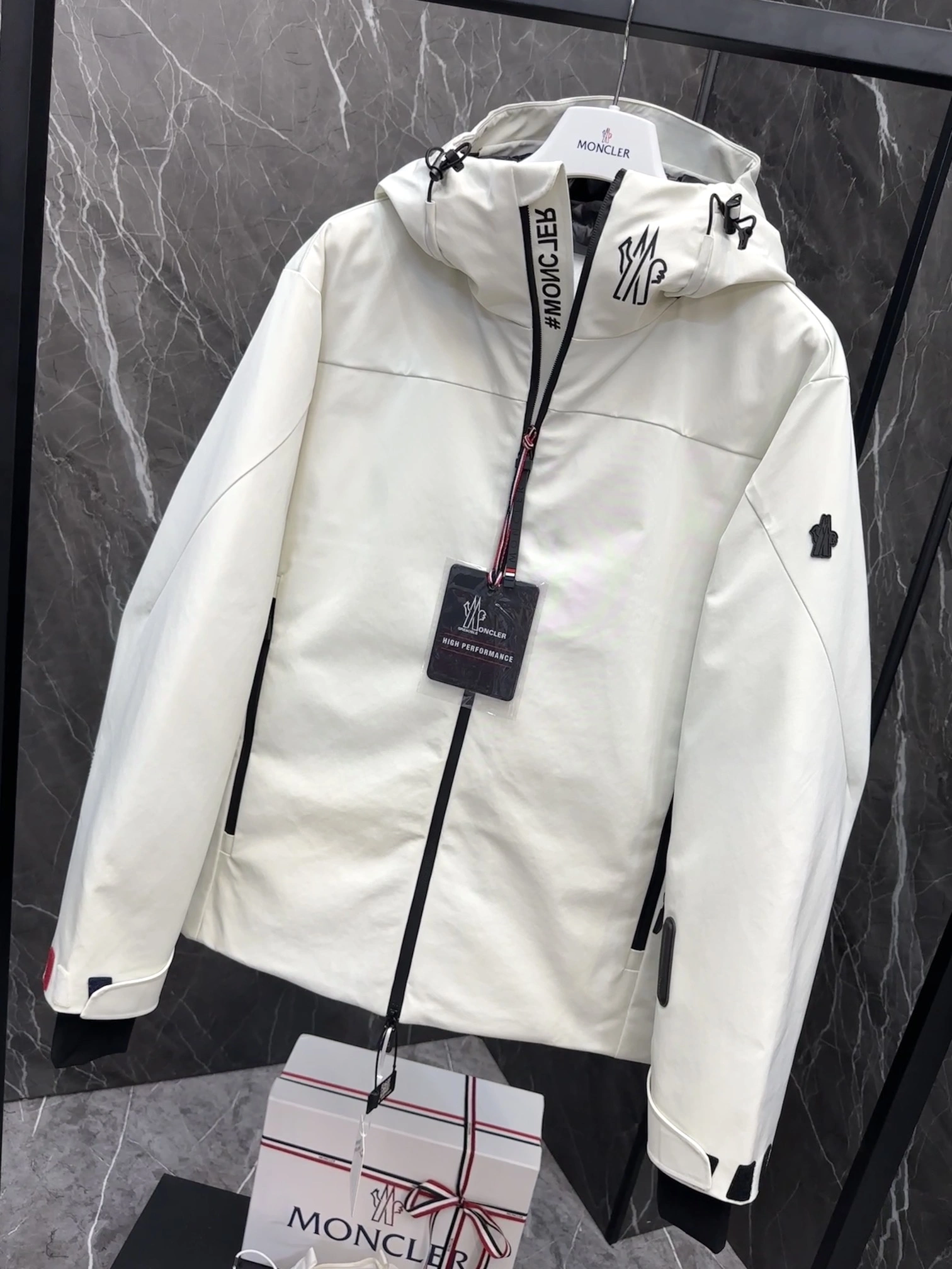 Accurate model Moncler Down Jackets