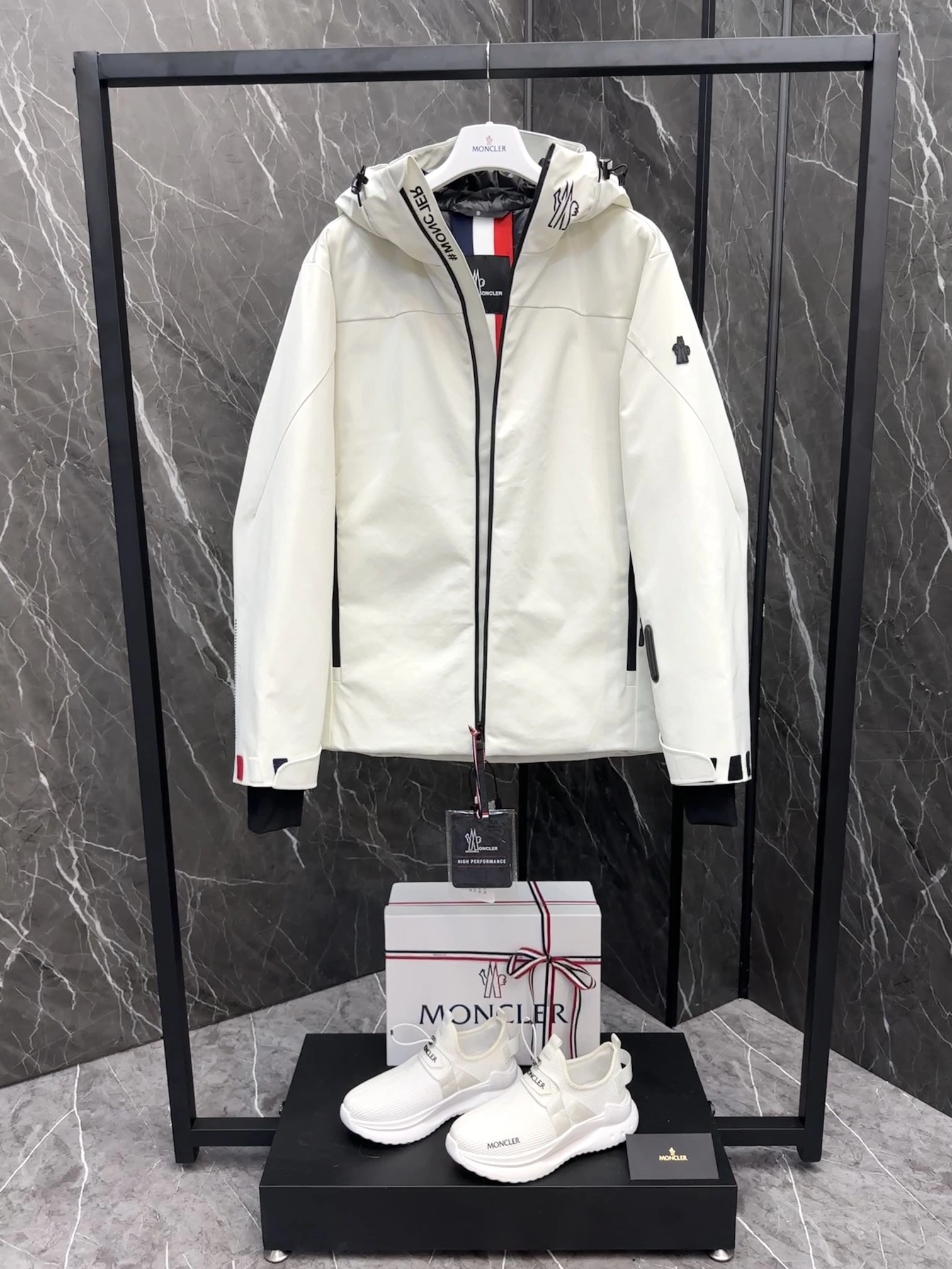 Accurate model Moncler Down Jackets
