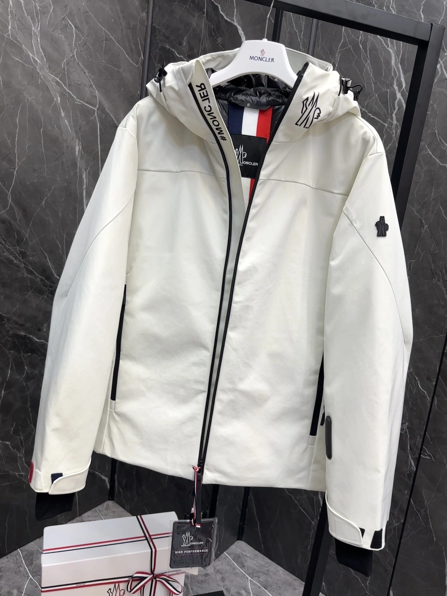 Accurate model Moncler Down Jackets