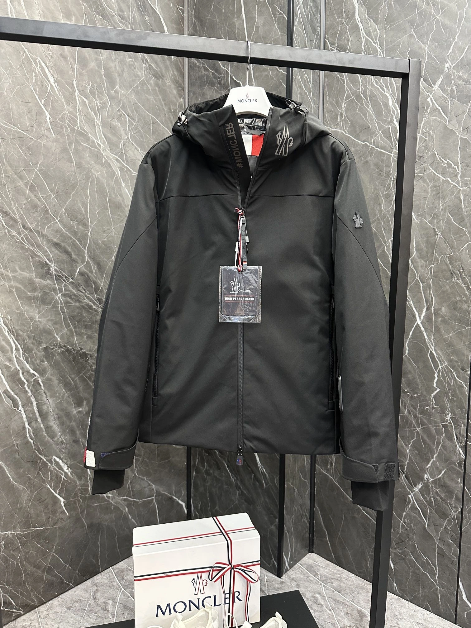 Accurate model Moncler Down Jackets