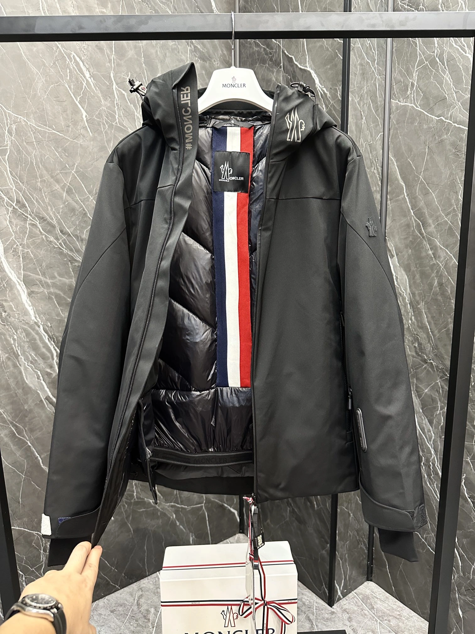 Accurate model Moncler Down Jackets