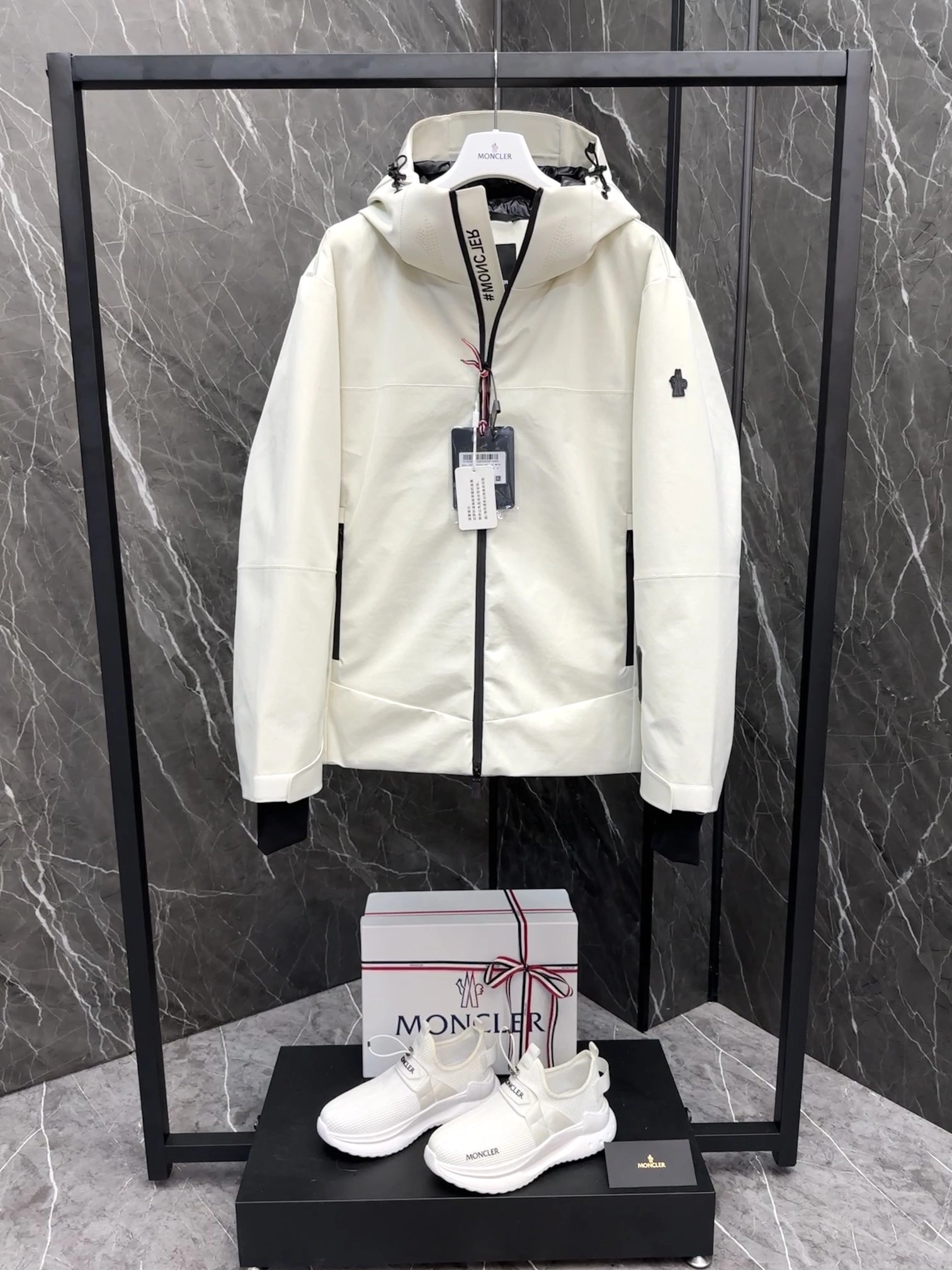 Exact replica Moncler Down Jackets