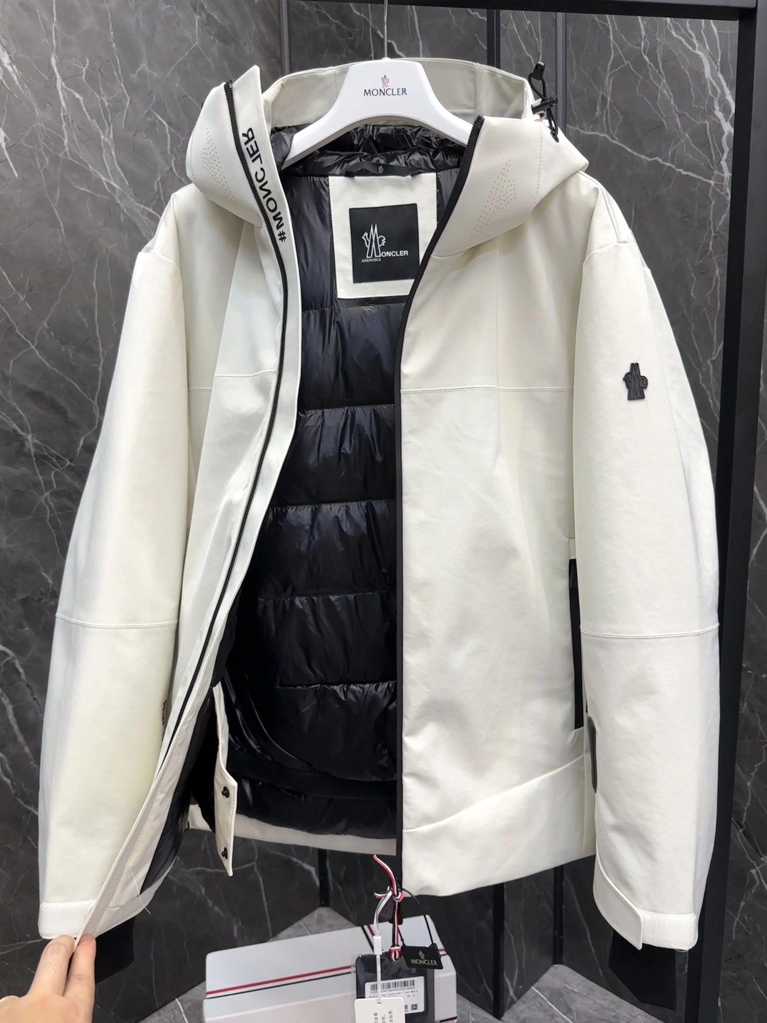 Exact replica Moncler Down Jackets