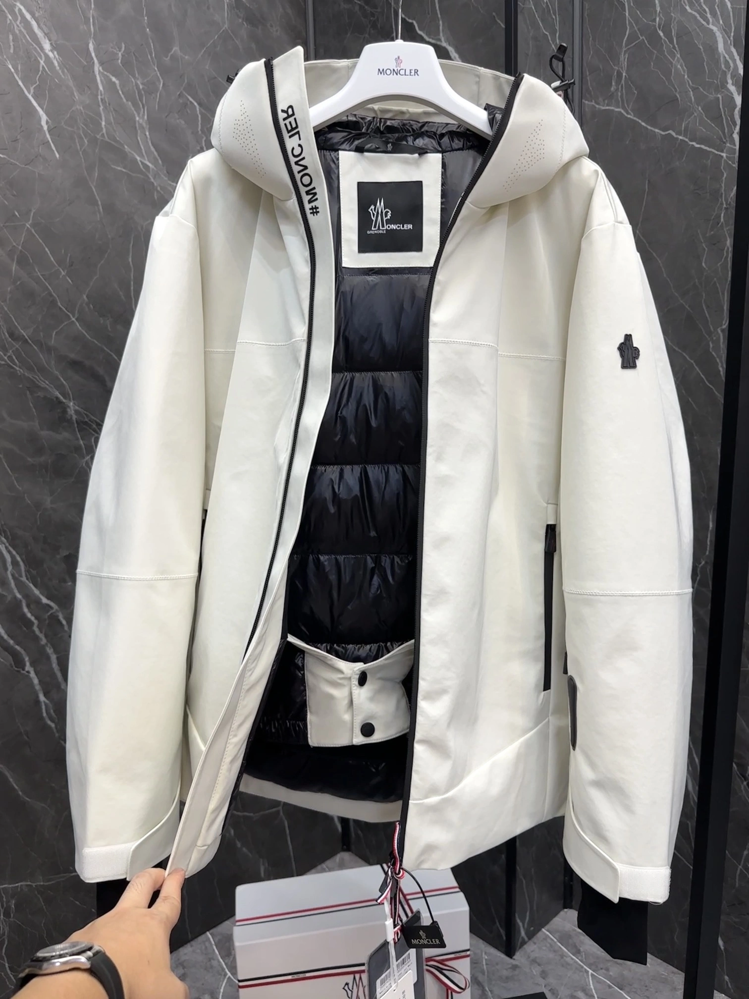 Exact replica Moncler Down Jackets