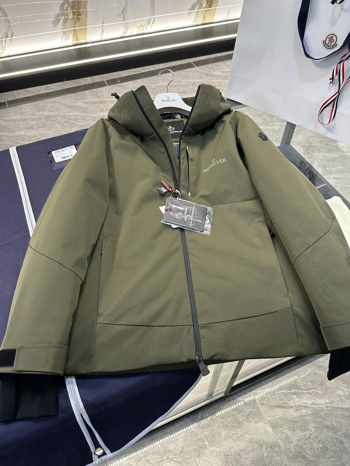 Bargain Moncler Down Jackets