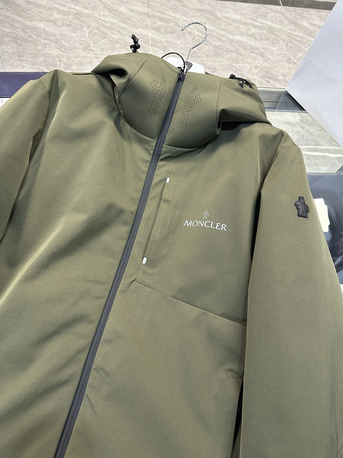 Bargain Moncler Down Jackets