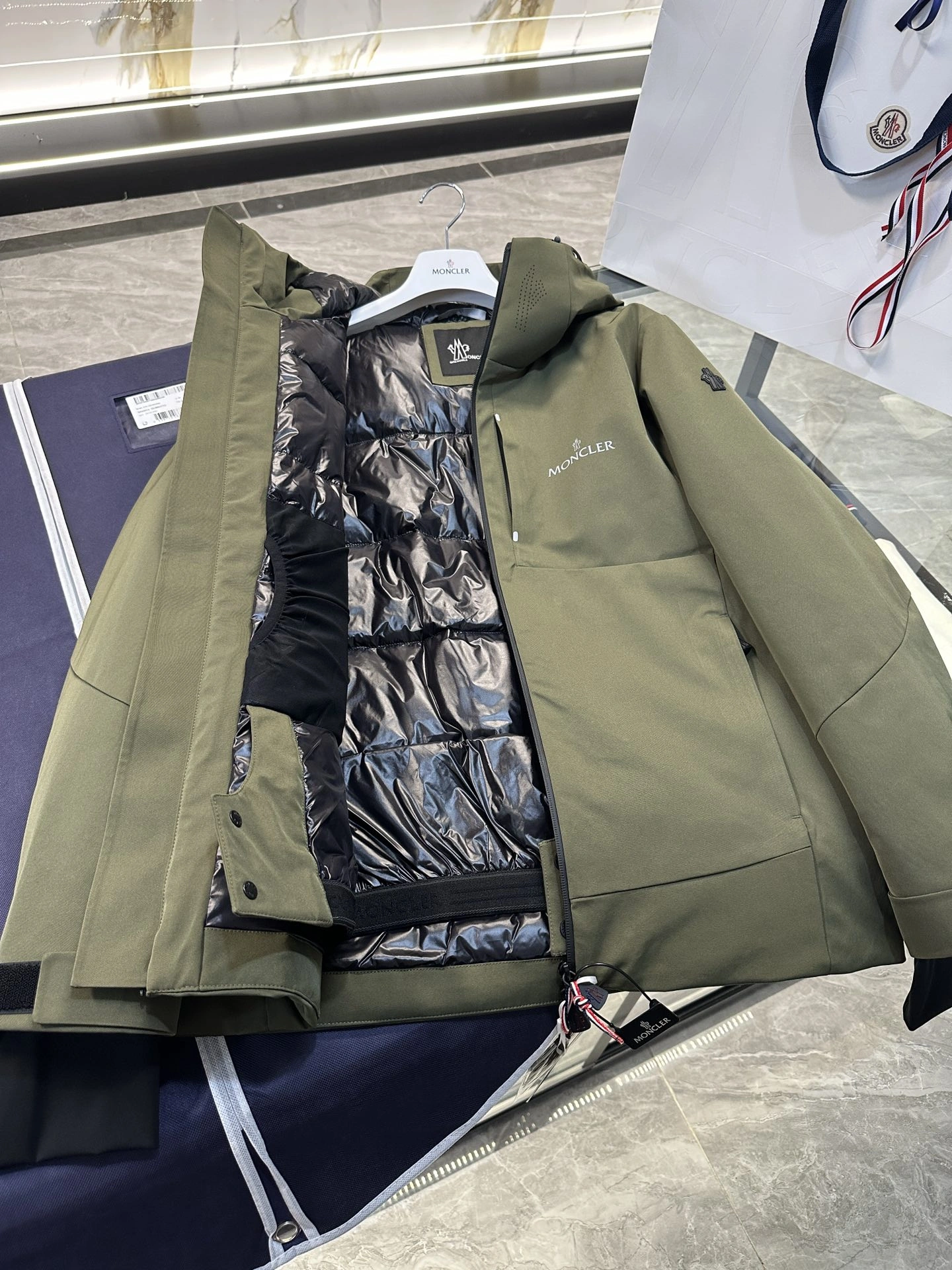 Bargain Moncler Down Jackets