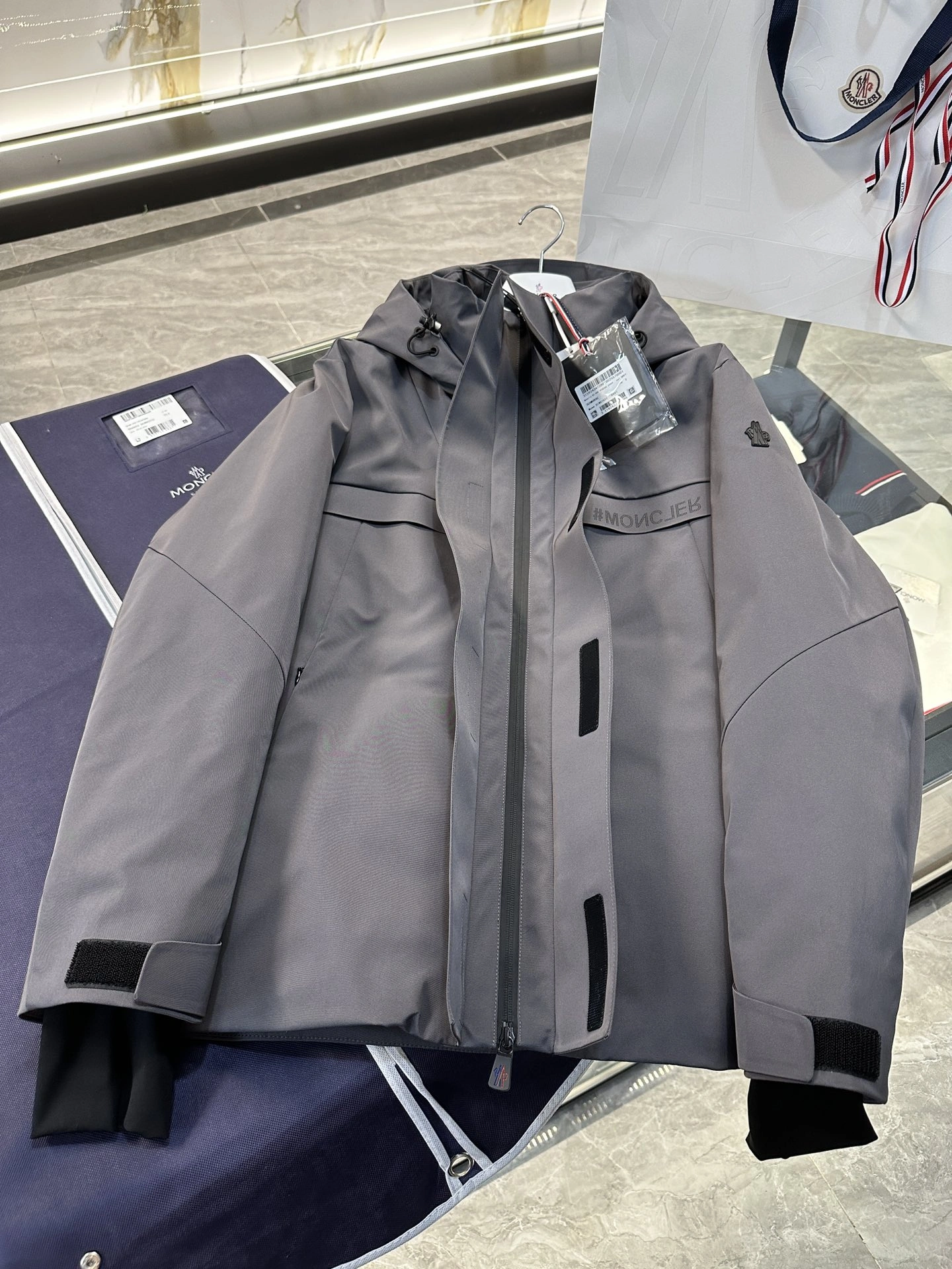 Low-cost Moncler Down Jackets