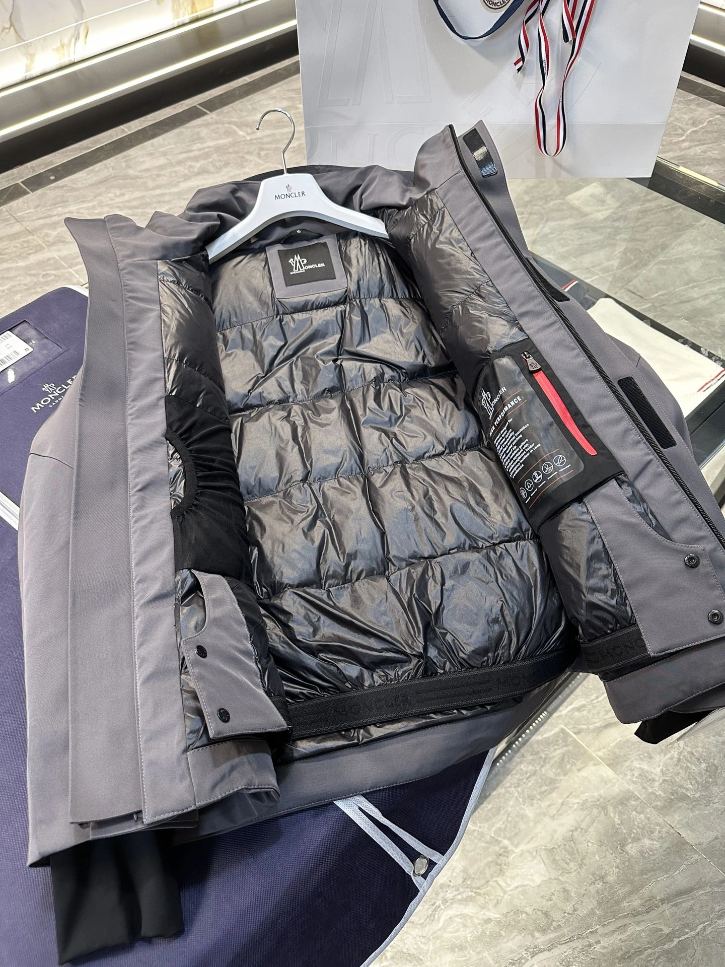 Low-cost Moncler Down Jackets