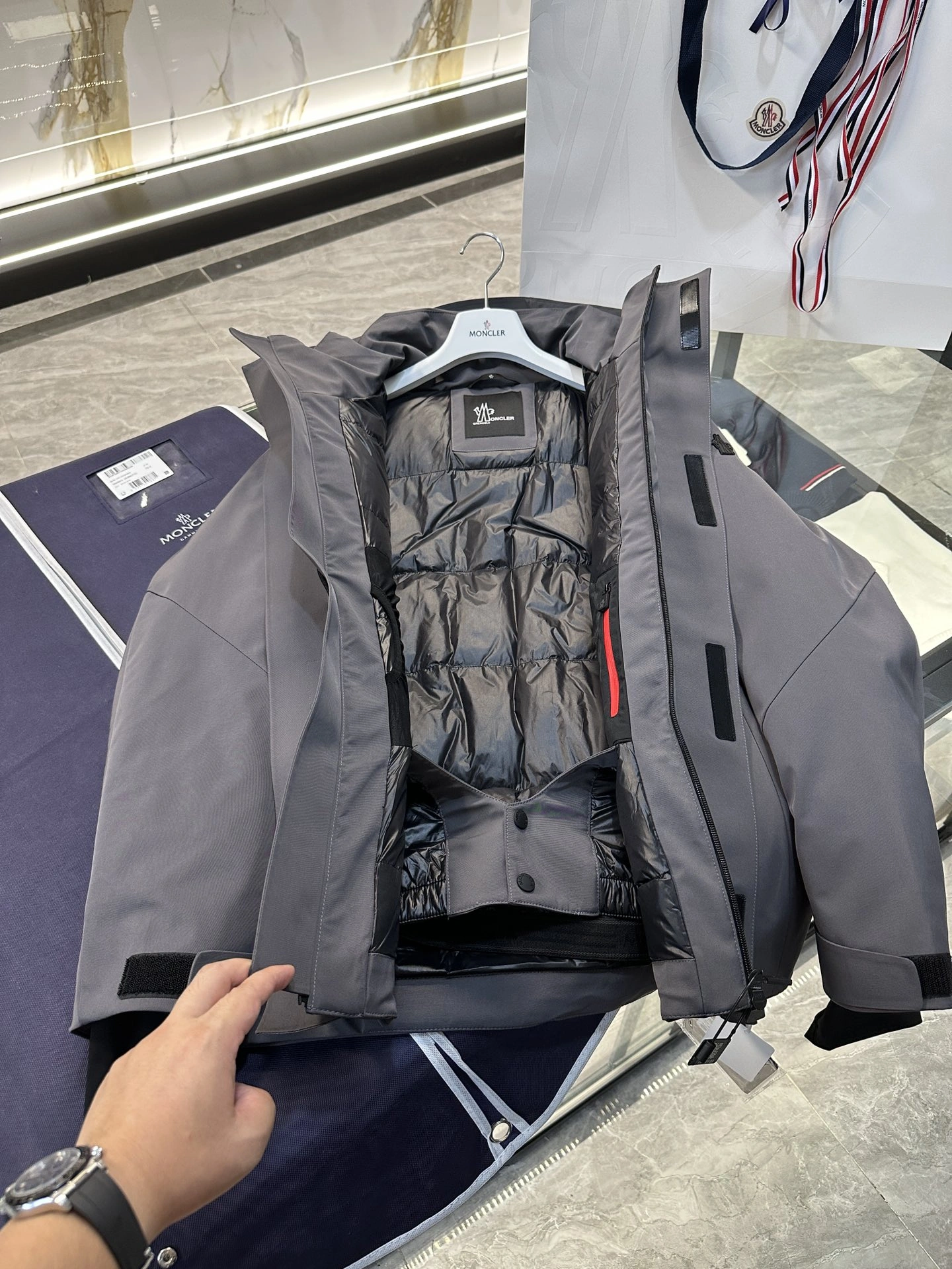 Low-cost Moncler Down Jackets