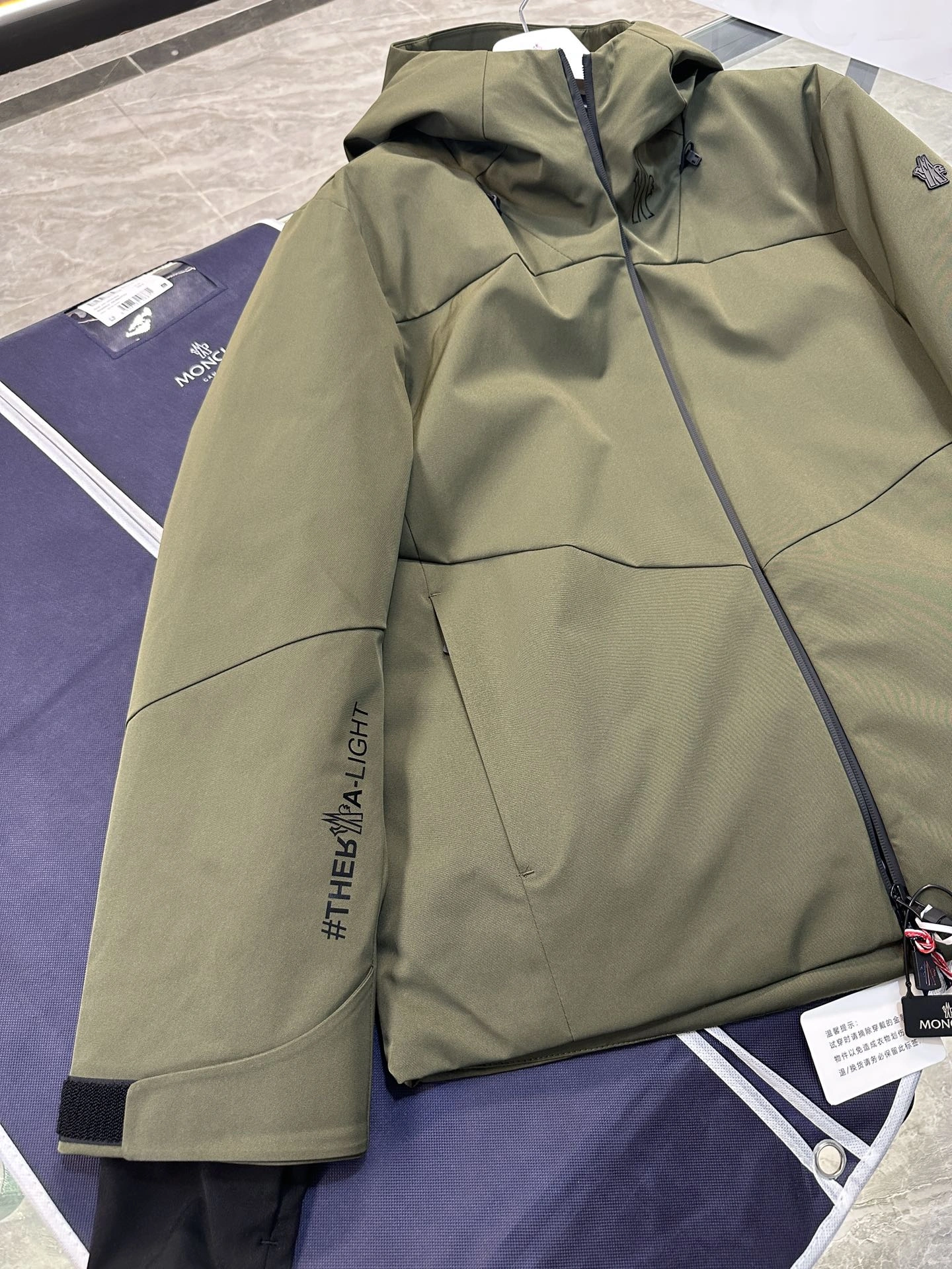 Low-cost Moncler Down Jackets