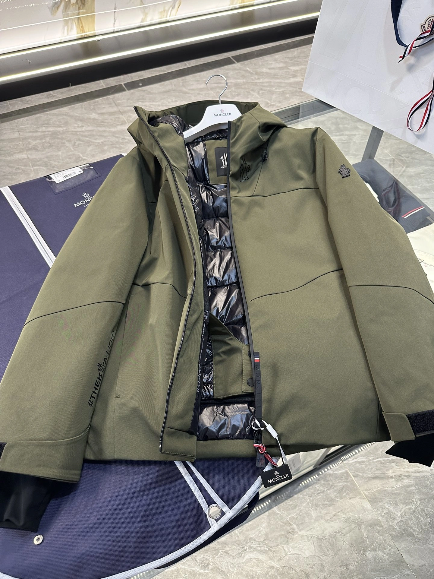 Low-cost Moncler Down Jackets