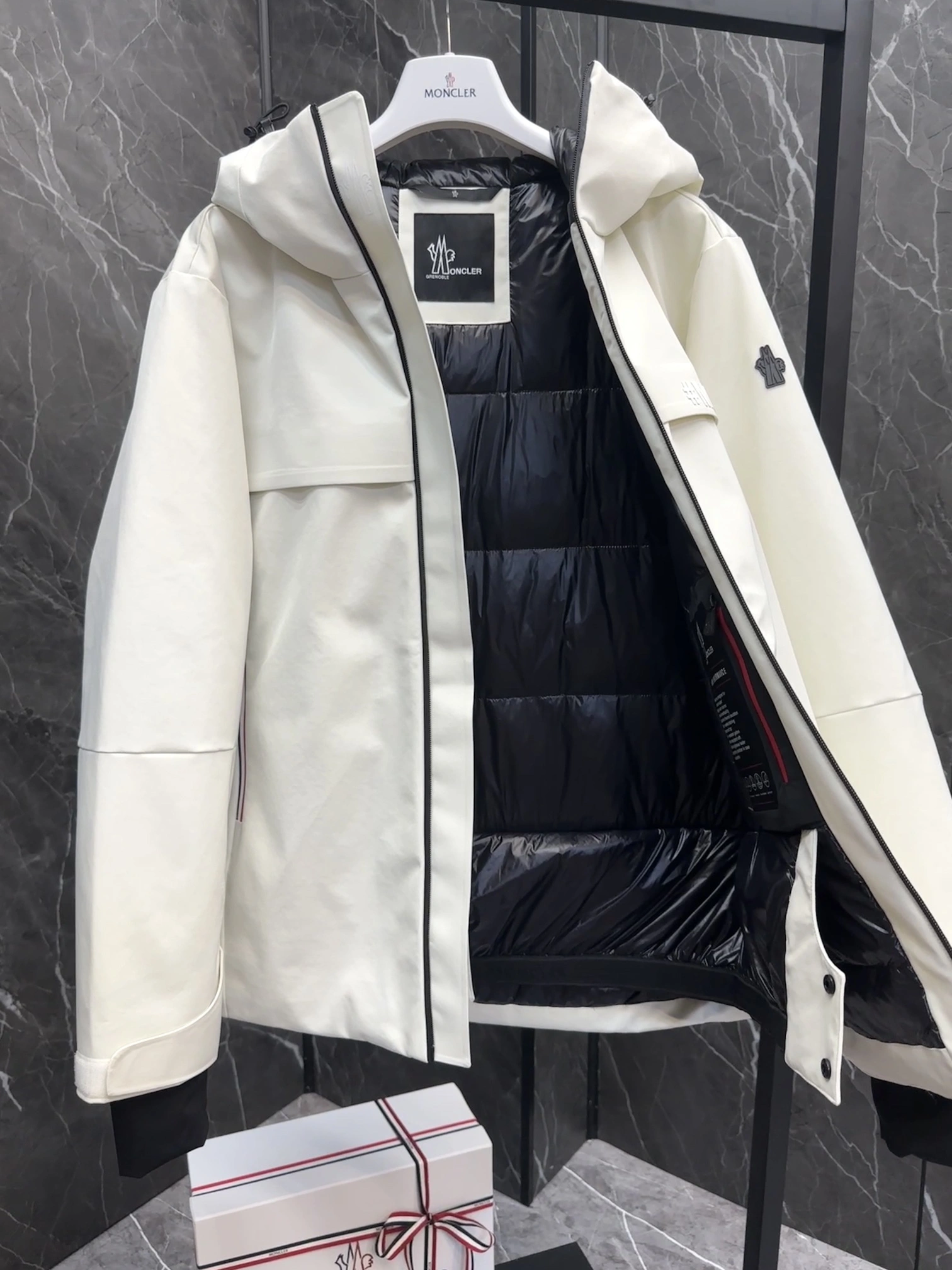 High fidelity Moncler Down Jackets