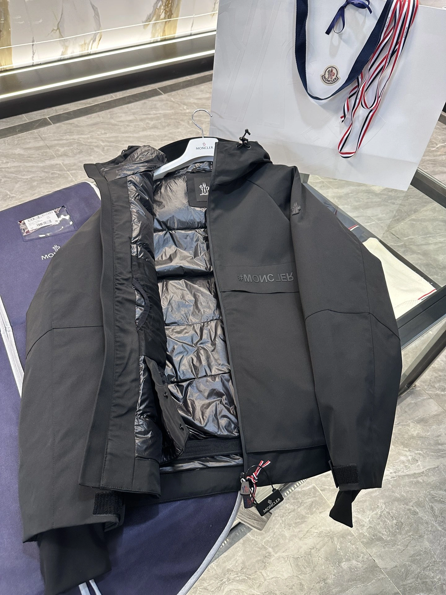 Top mirror Moncler Down Jackets