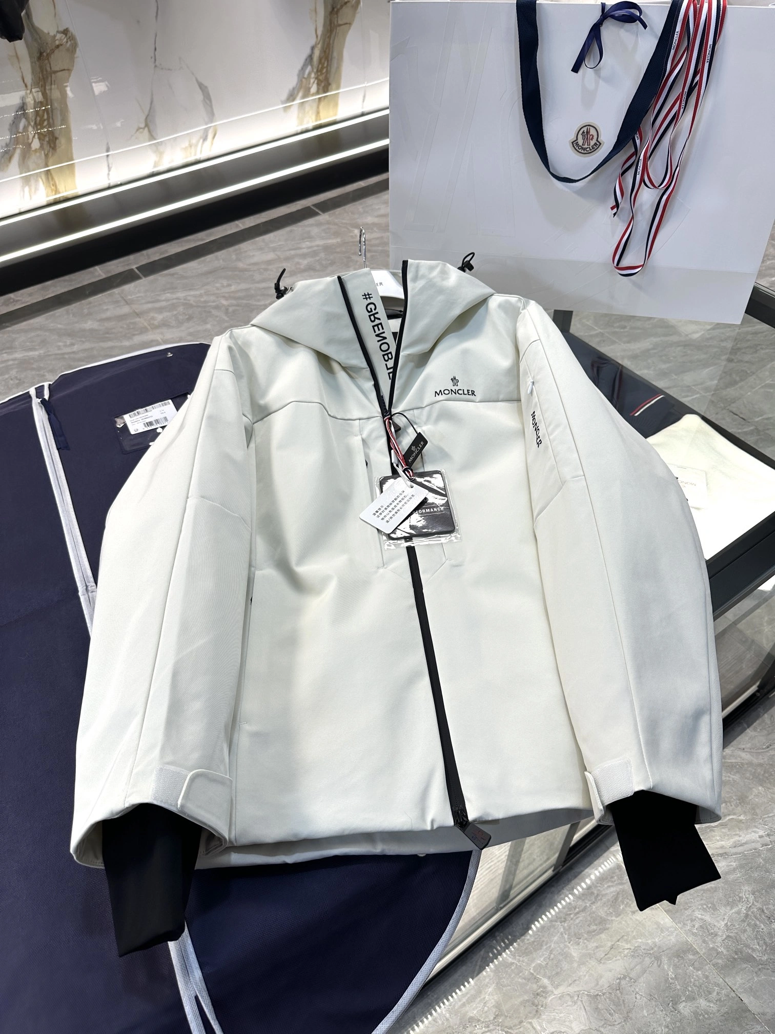 Inexpensive Moncler Down Jackets