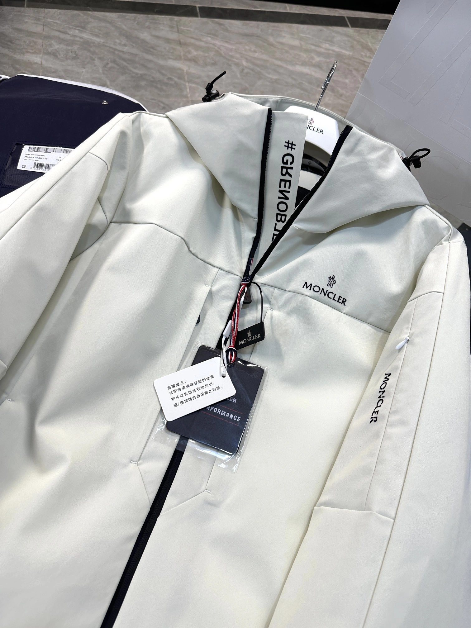 Inexpensive Moncler Down Jackets