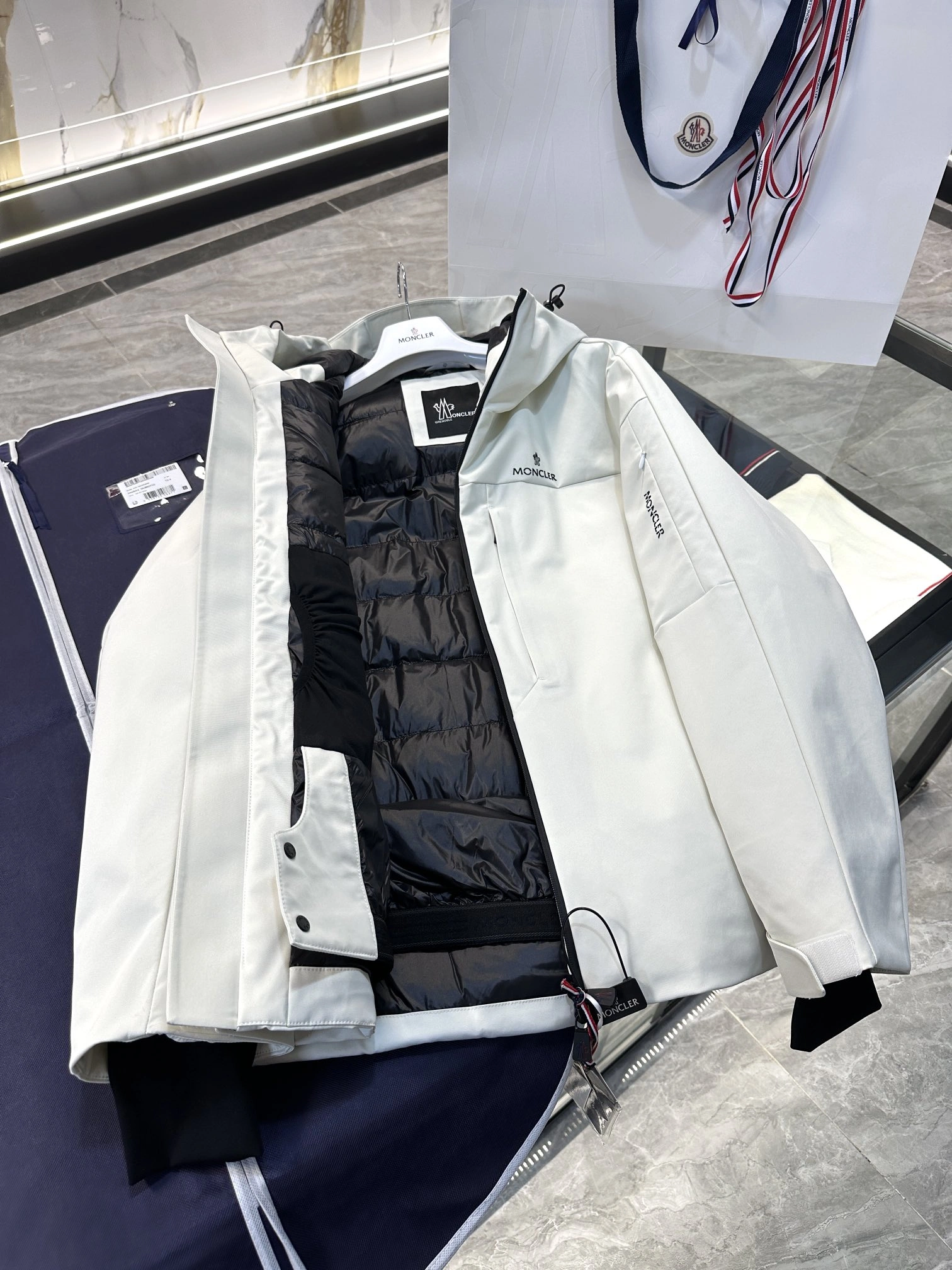 Inexpensive Moncler Down Jackets
