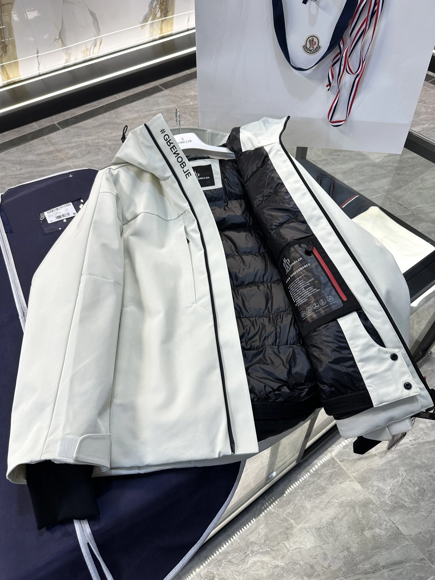 Inexpensive Moncler Down Jackets