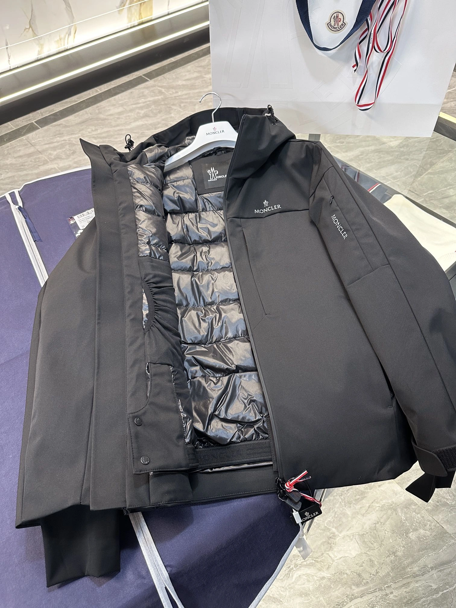 Top mirror Moncler Down Jackets
