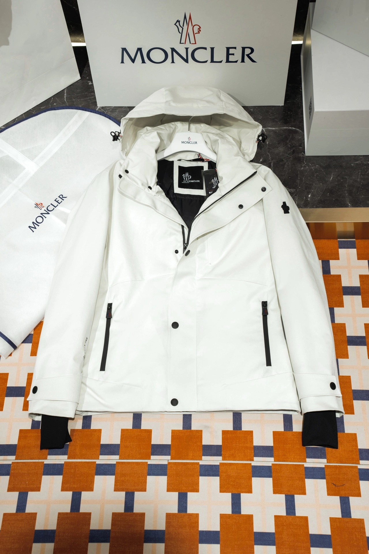 Cut-rate Moncler Down Jackets
