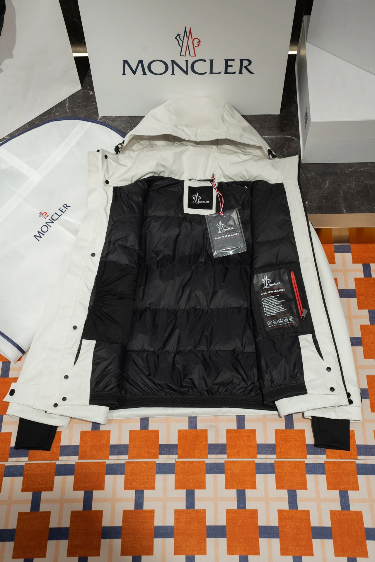 Cut-rate Moncler Down Jackets
