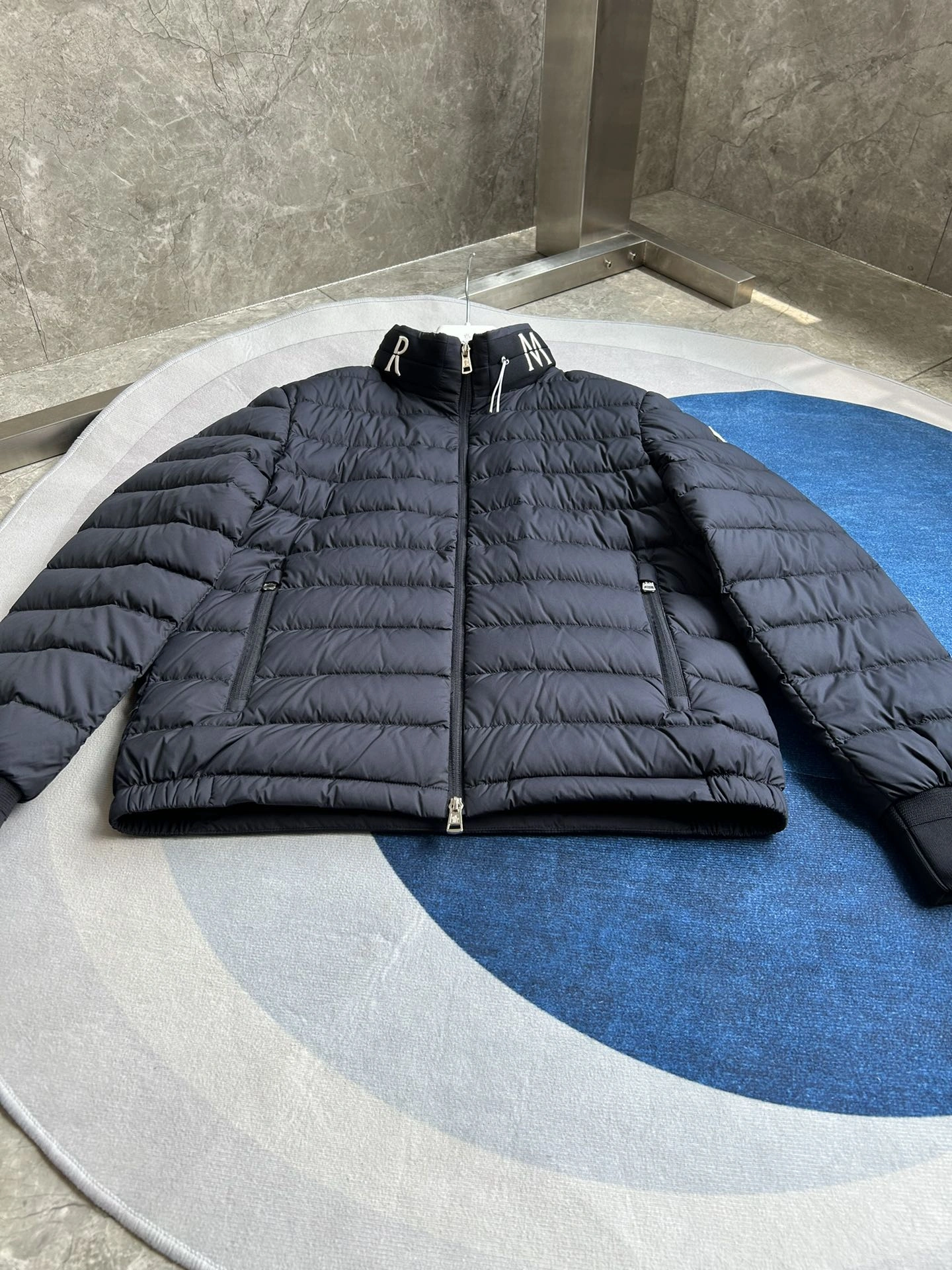 Bargain Moncler Down Jackets