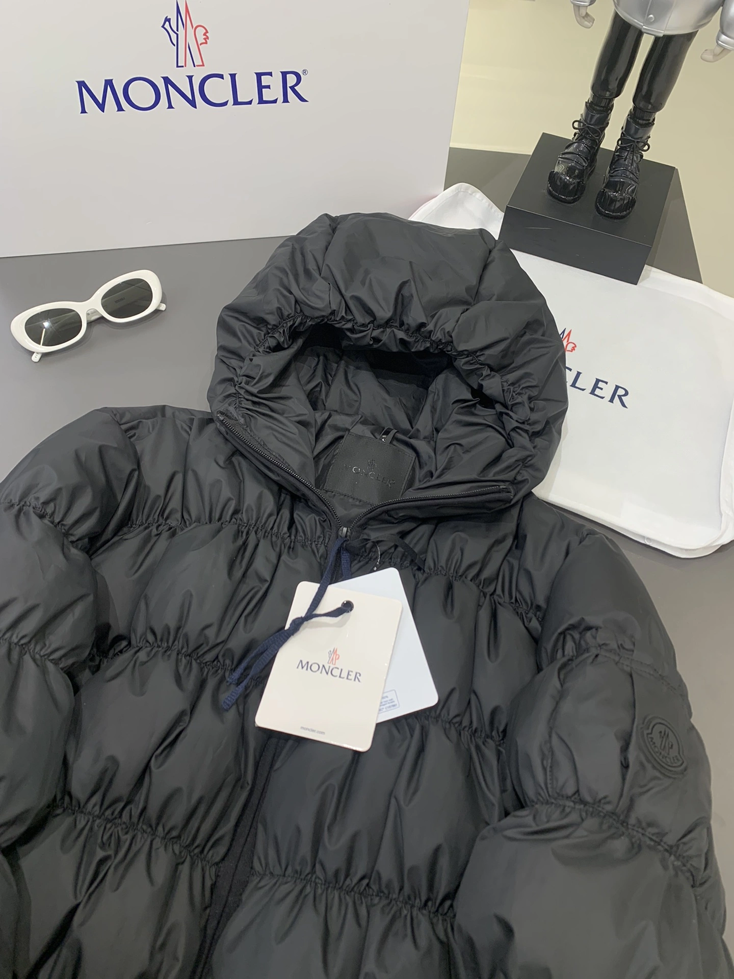 Low-cost Moncler Down Jackets