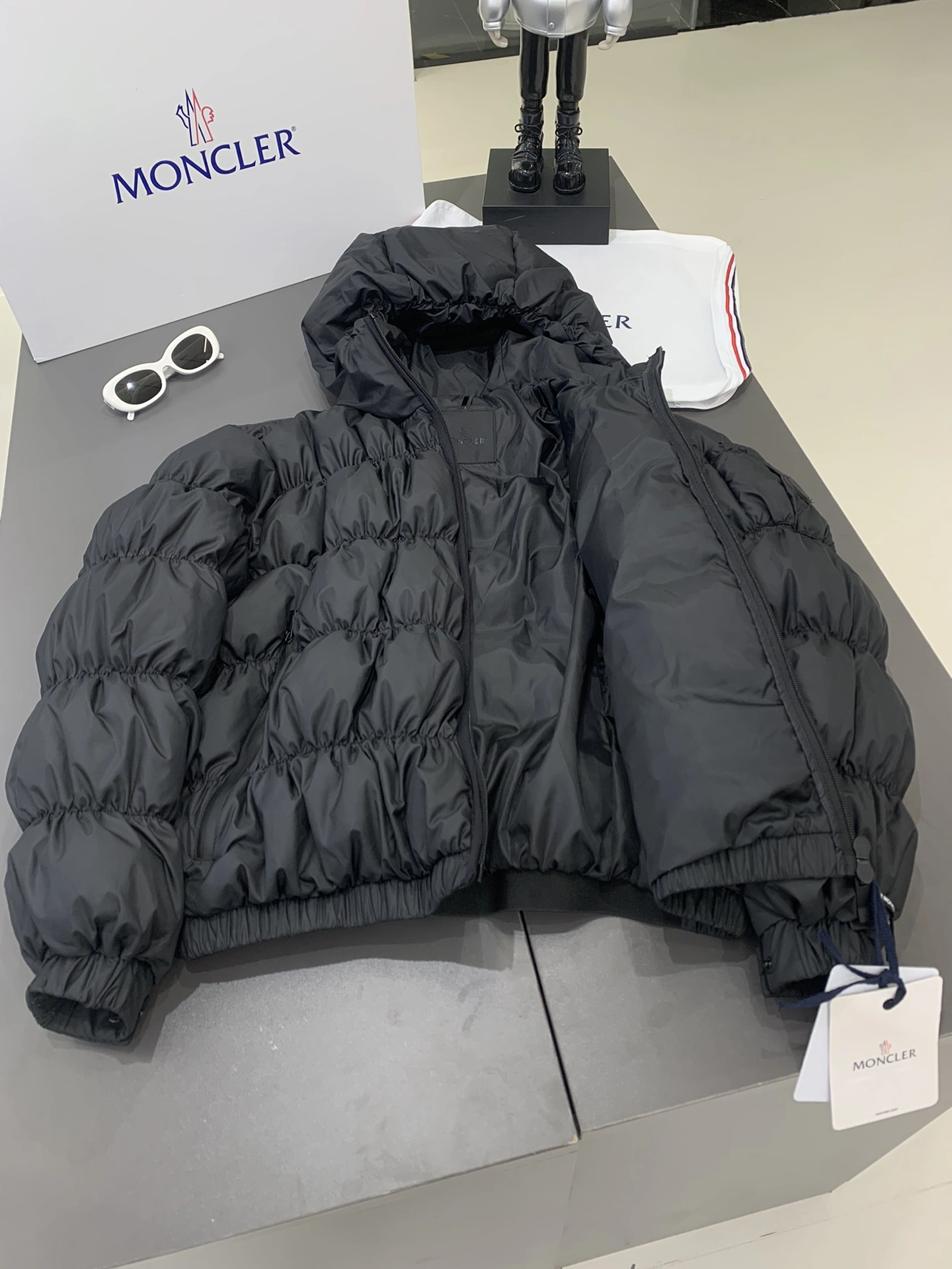 Low-cost Moncler Down Jackets