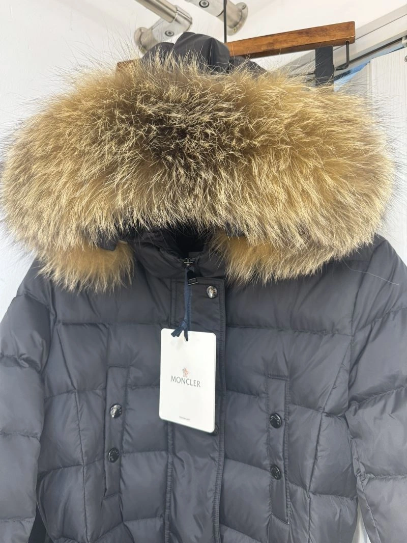 Accurate model Moncler Down Jackets