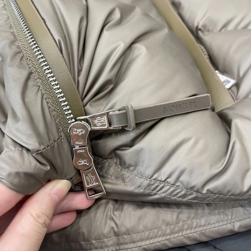Accurate model Moncler Down Jackets
