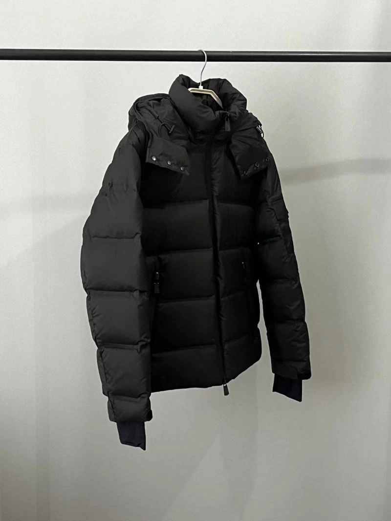 Accurate model Moncler Down Jackets