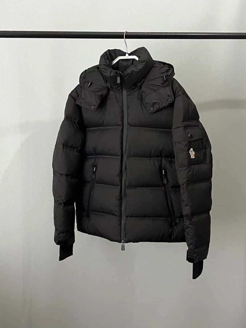 Accurate model Moncler Down Jackets