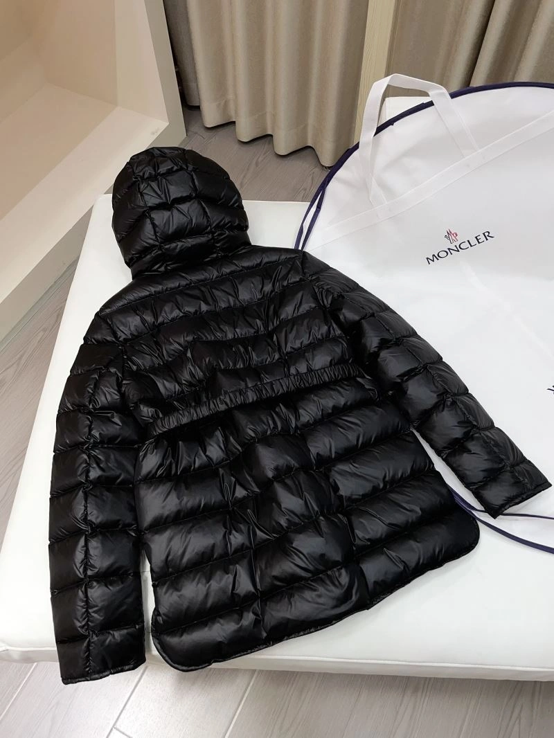 Accurate model Moncler Down Jackets