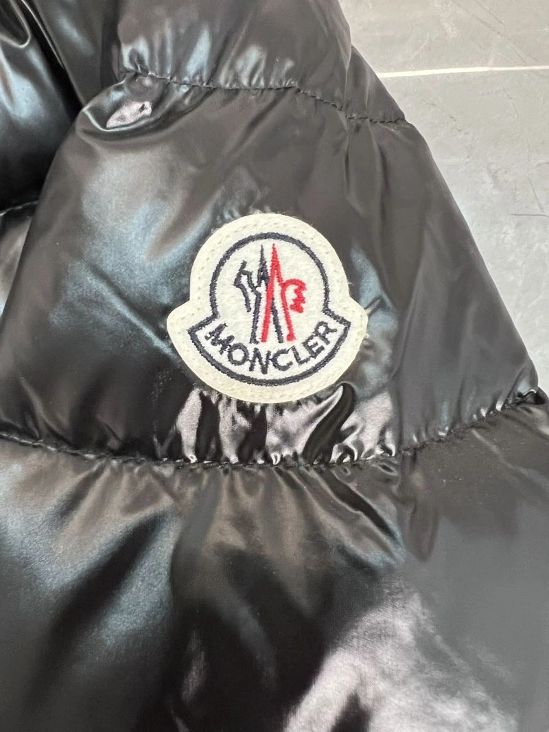 Accurate model Moncler Down Jackets
